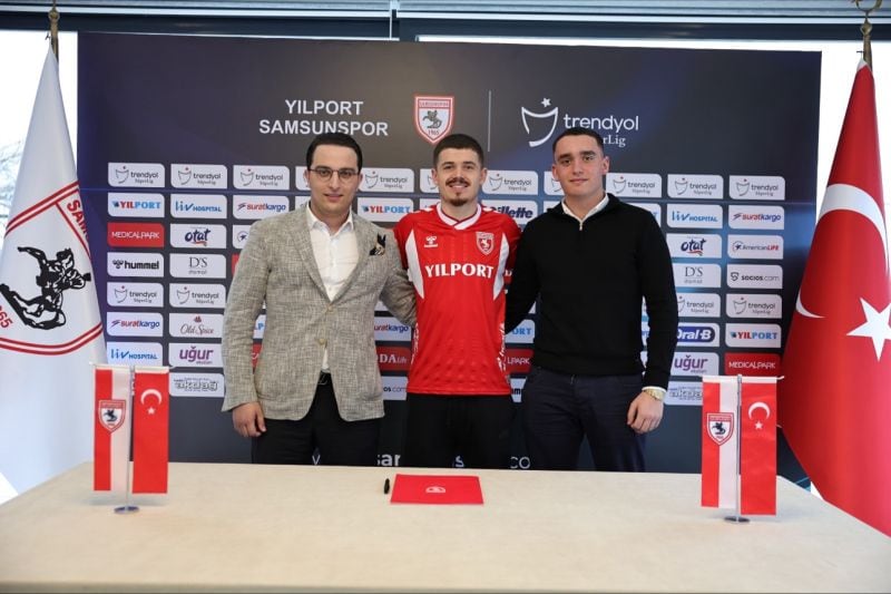 In een Oostenrijks bergdorpje bouwde Overmars tijdens zijn schorsing ...