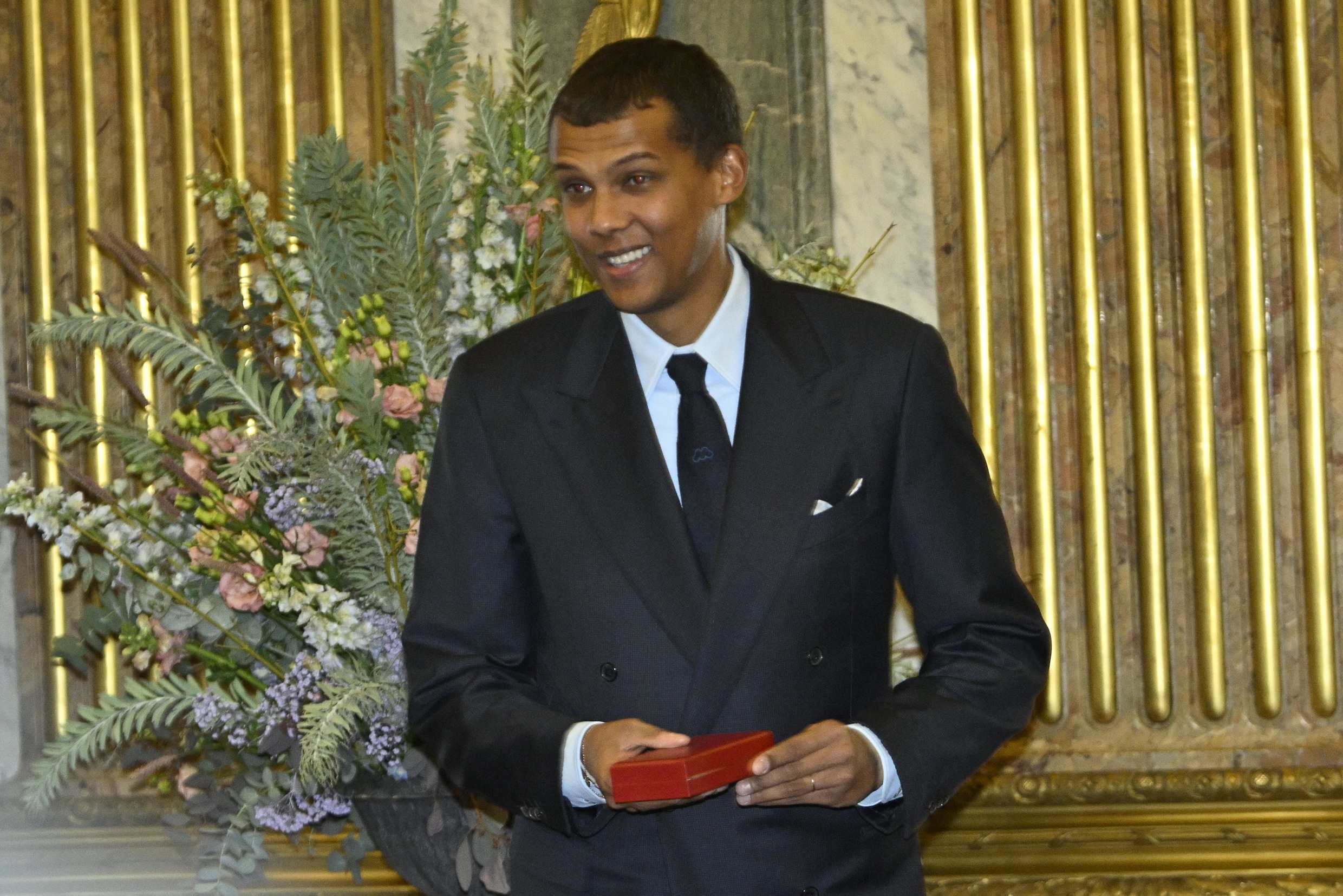 Stromae laat zich voor het eerst sinds gezondheidsproblemen zien en ...