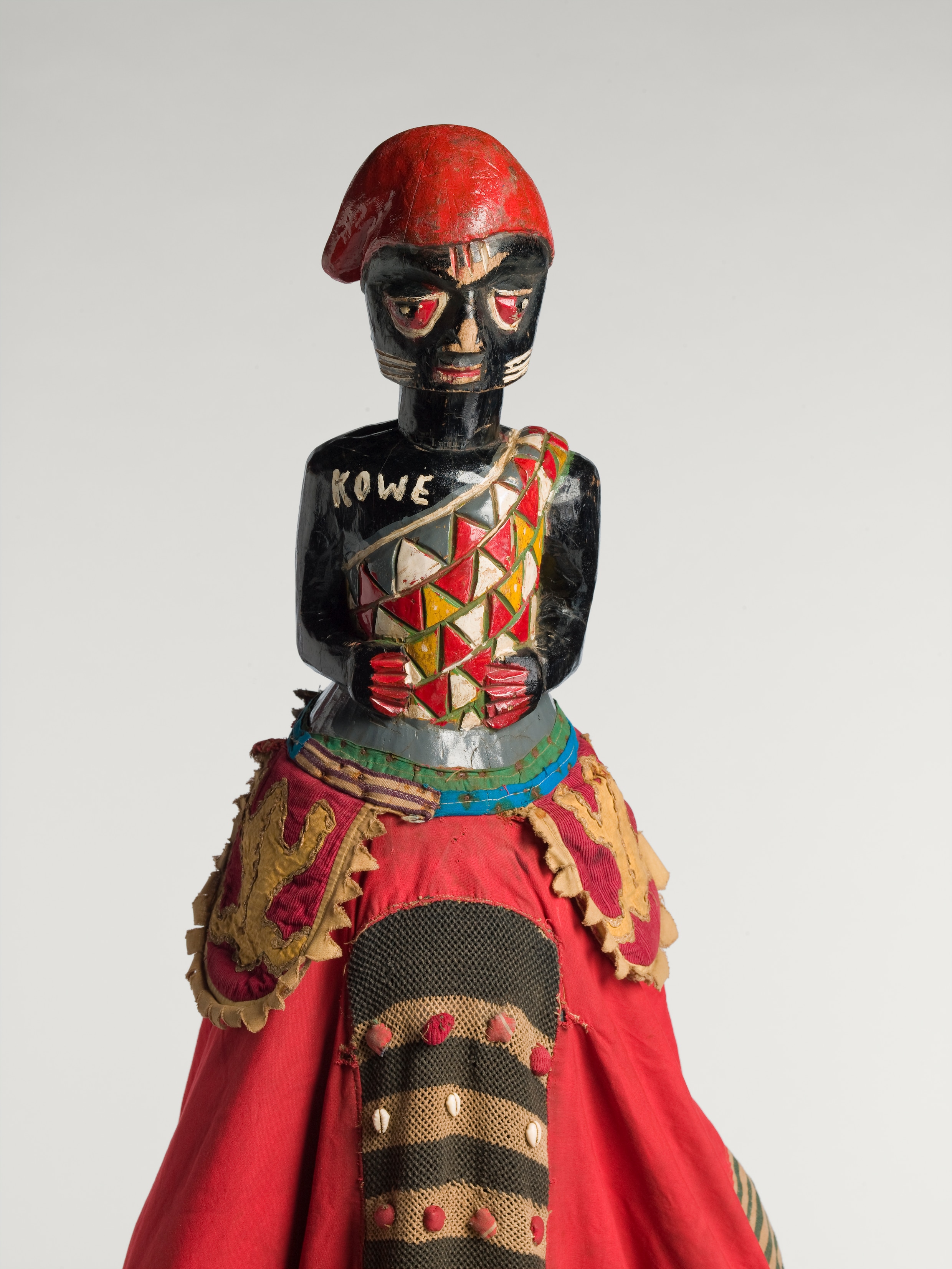 Kijk eens een échte zombie in de ogen: Parijse expo wekt mythe van de ...