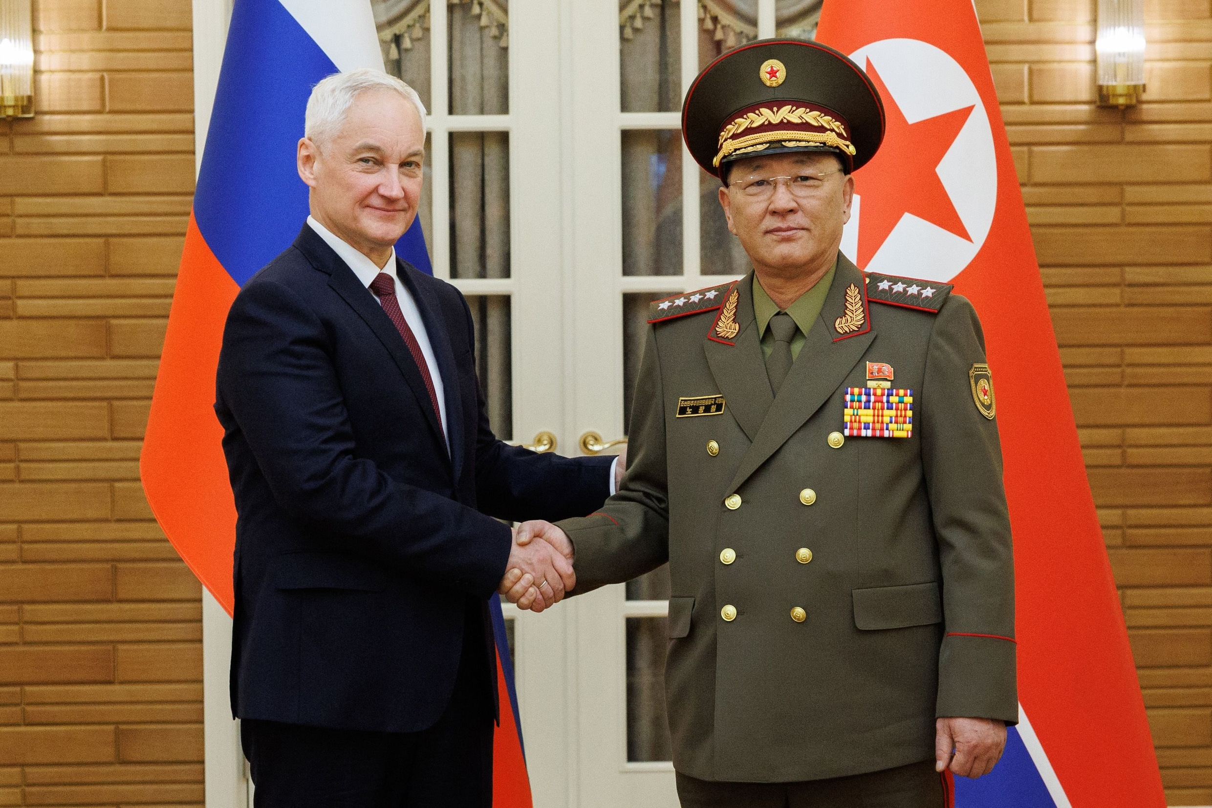 Live - Neergeschoten Russische topgeneraal Aleksejev bij bewustzijn en ...