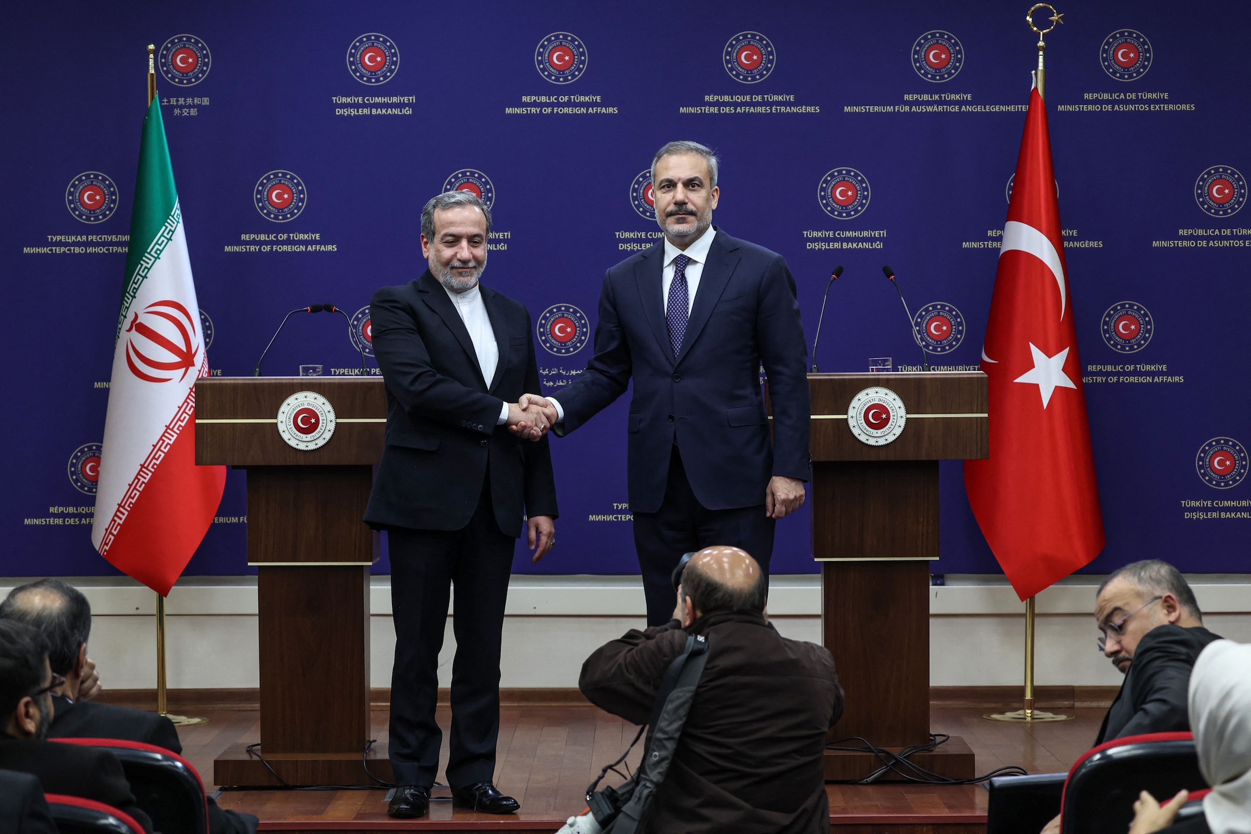 Live - 15 doden bij Israëlische luchtaanvallen in Noord-Gaza • Iran en ...