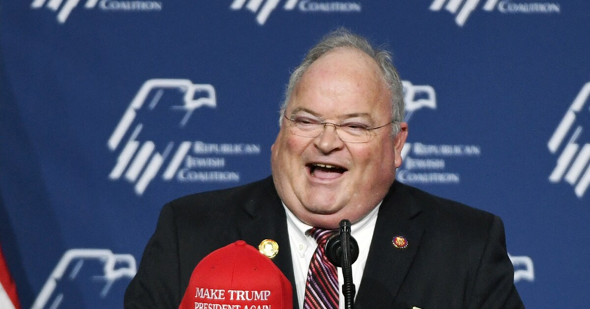 Live - Trump ontslaat topman belastingdienst, minder dan twee maanden ...