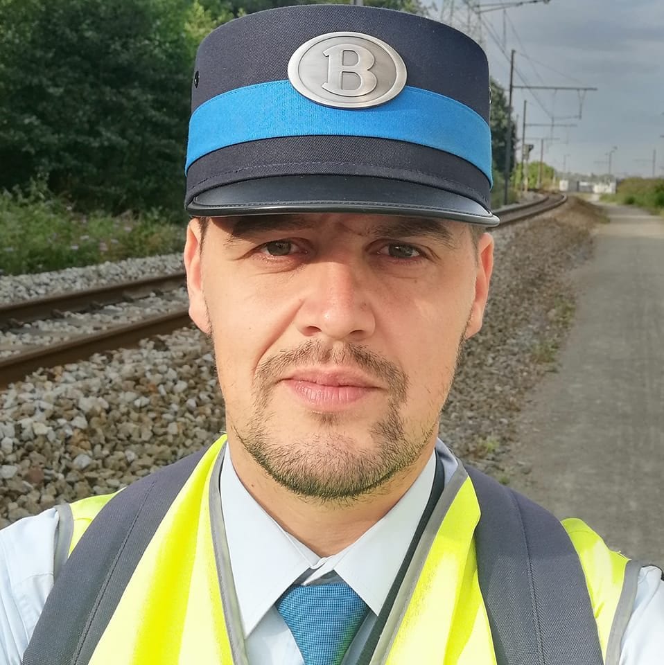 Net te vroeg ‘bonjour’ gezegd: NMBS-treinbegeleider heeft klacht aan ...