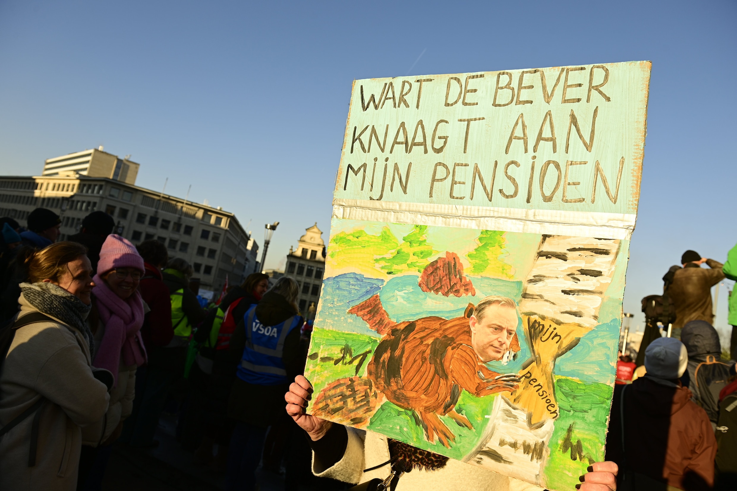Live - Staking. 30.000 mensen betogen tegen pensioenplannen • Meer dan ...