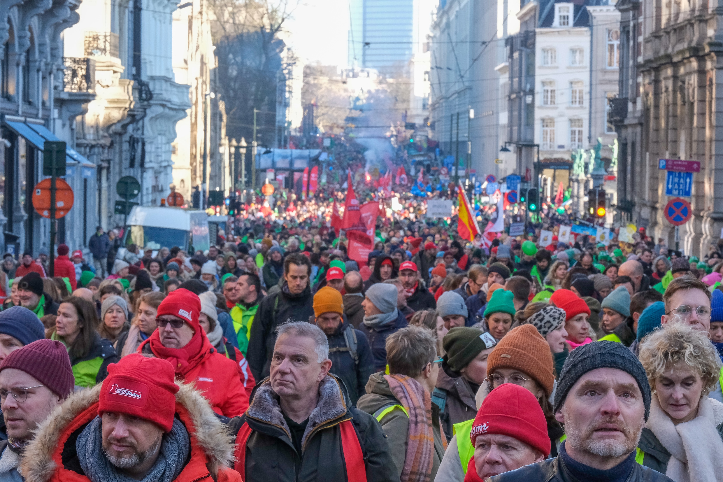 Vakbonden kondigen nationale stakingsdag aan op 31 maart | De Morgen
