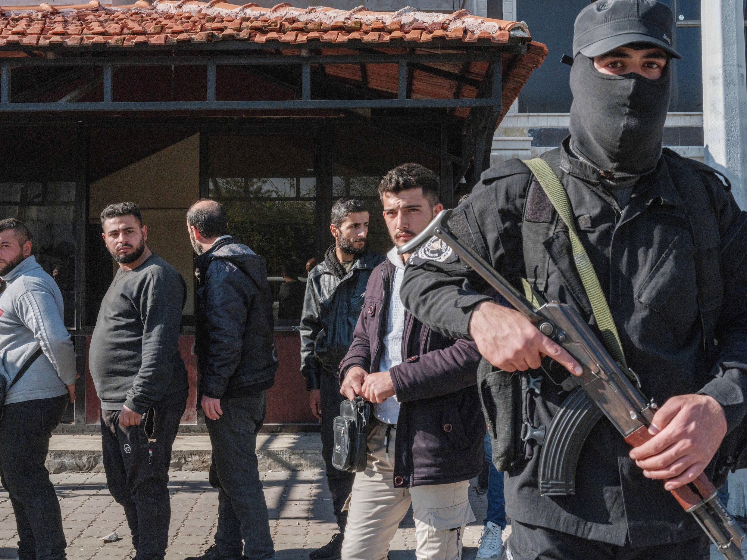 In Syrië is de wraak begonnen: ‘Zijn jullie alawieten?’ | De Morgen