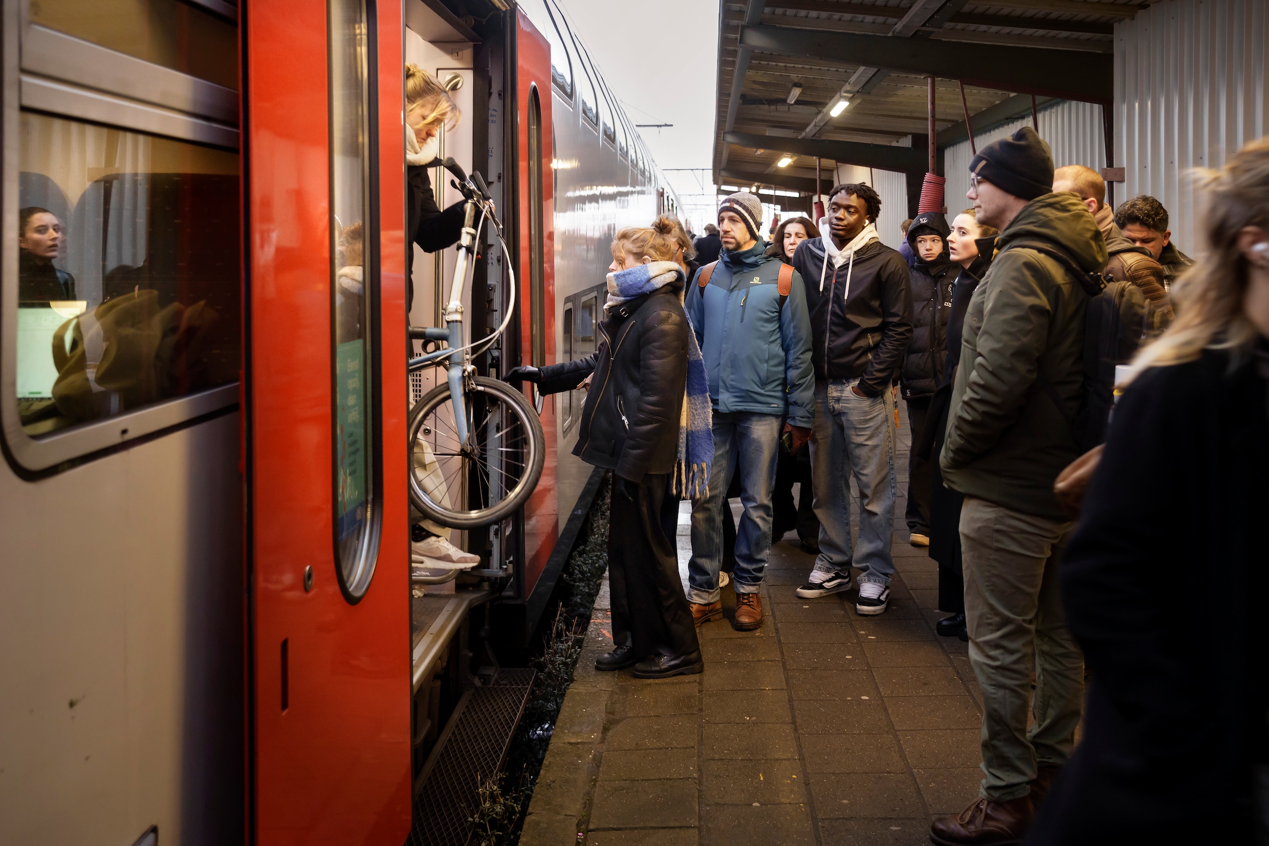 Pendelaars in station Mortsel-Oude-God zijn de pineut: ‘Veel ...