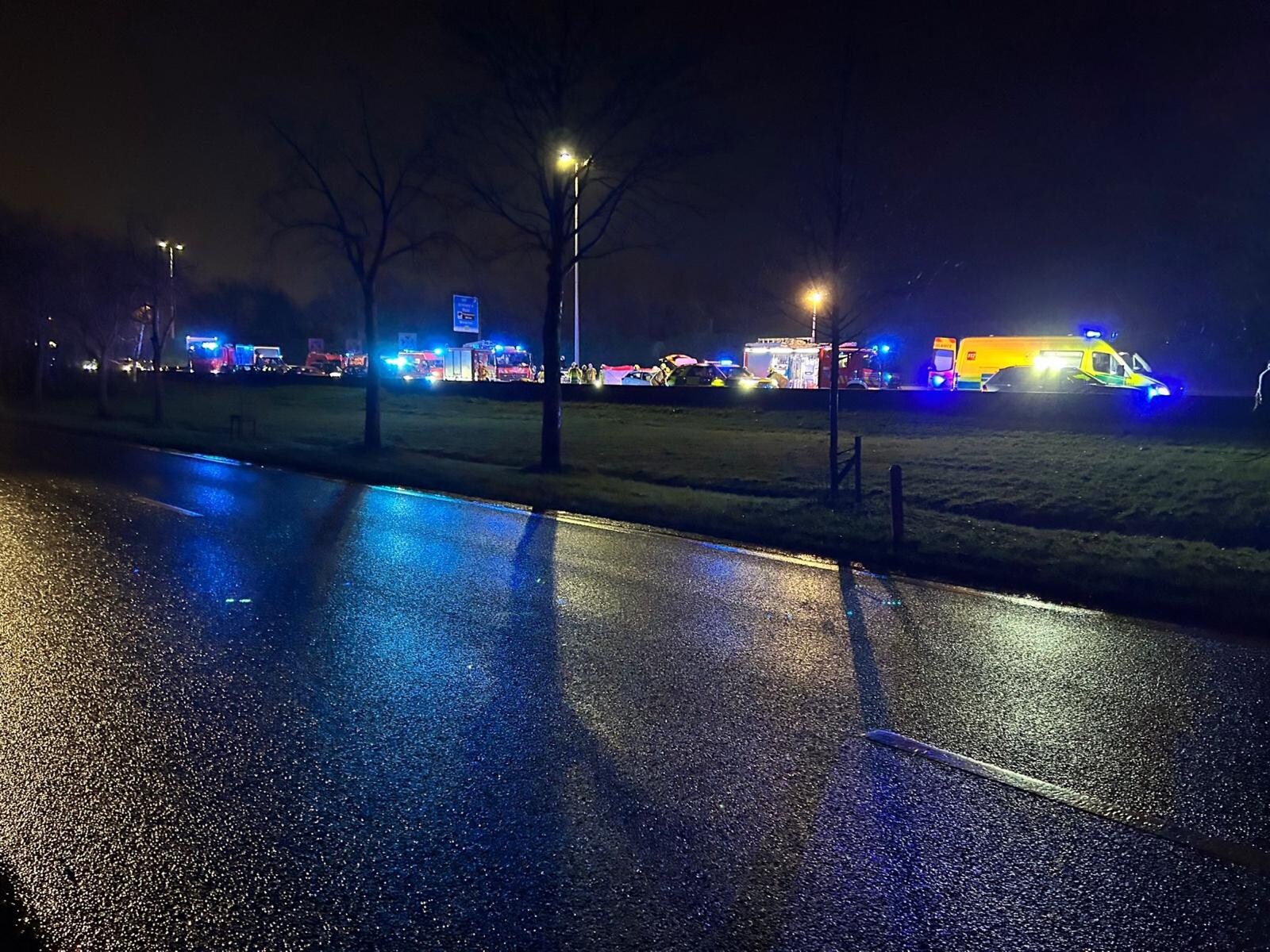 Twee doden en één zwaargewonde bij ongeval met spookrijder op A12 in ...