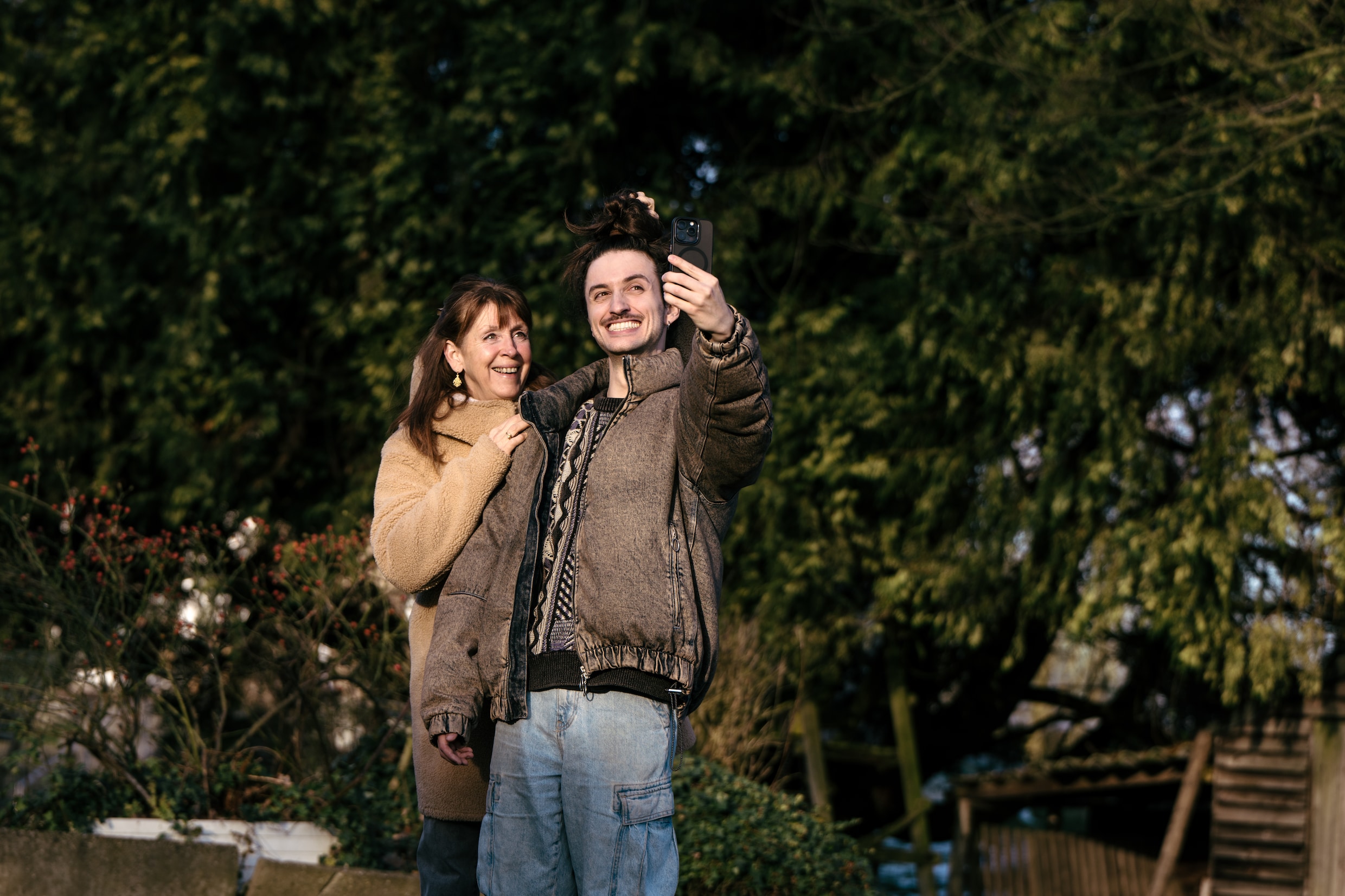 TikTokker Bert De Kock en zijn moeder: ‘Soms vertrok hij met de bus ...