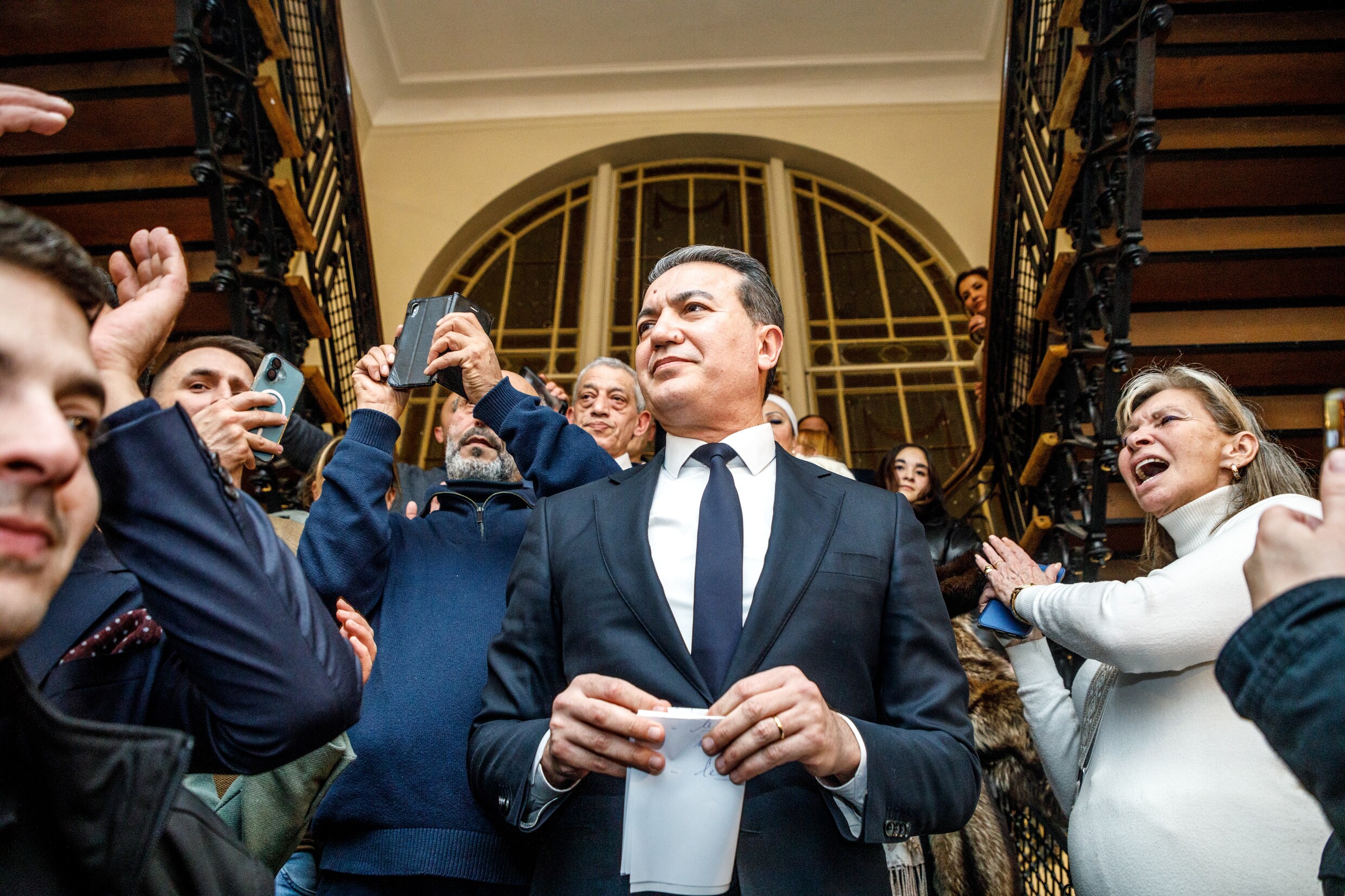 Emir Kir versterkt zijn absolute meerderheid in Sint-Joost-ten-Node na ...