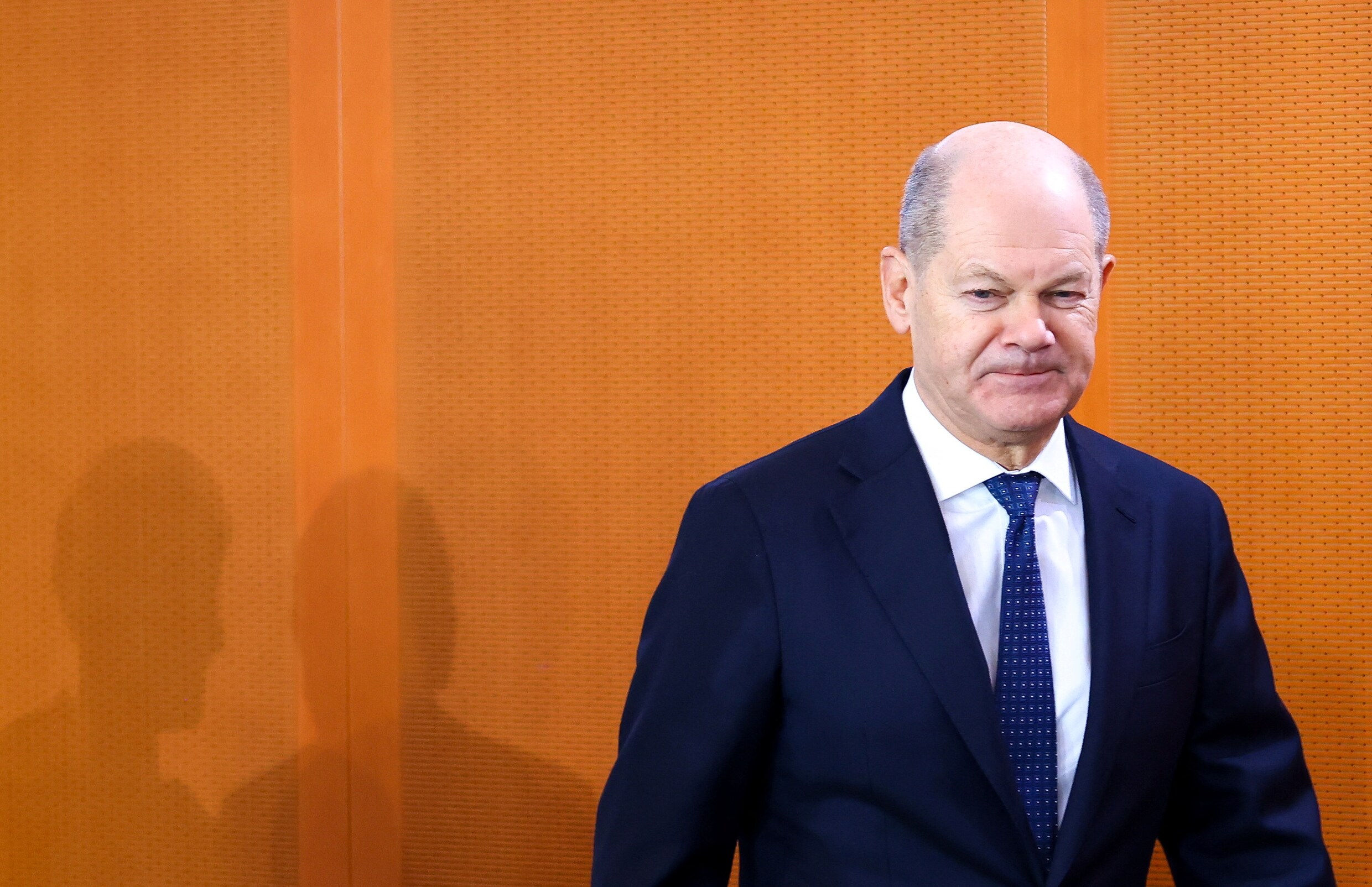 Bondskanselier Scholz onder vuur omdat hij zwarte politicus ‘hofnar ...