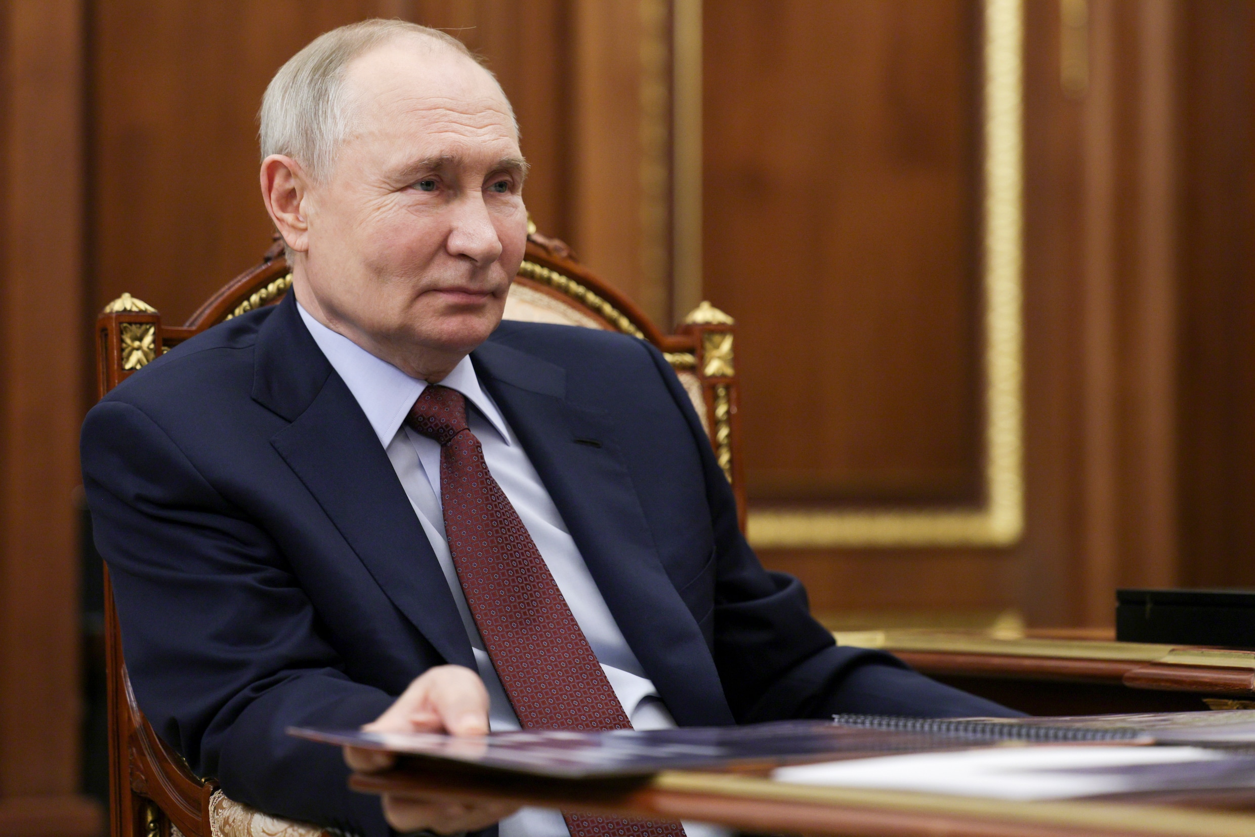 Live - ‘Poetin wil maandag overwinning uitroepen in oorlog tegen ...