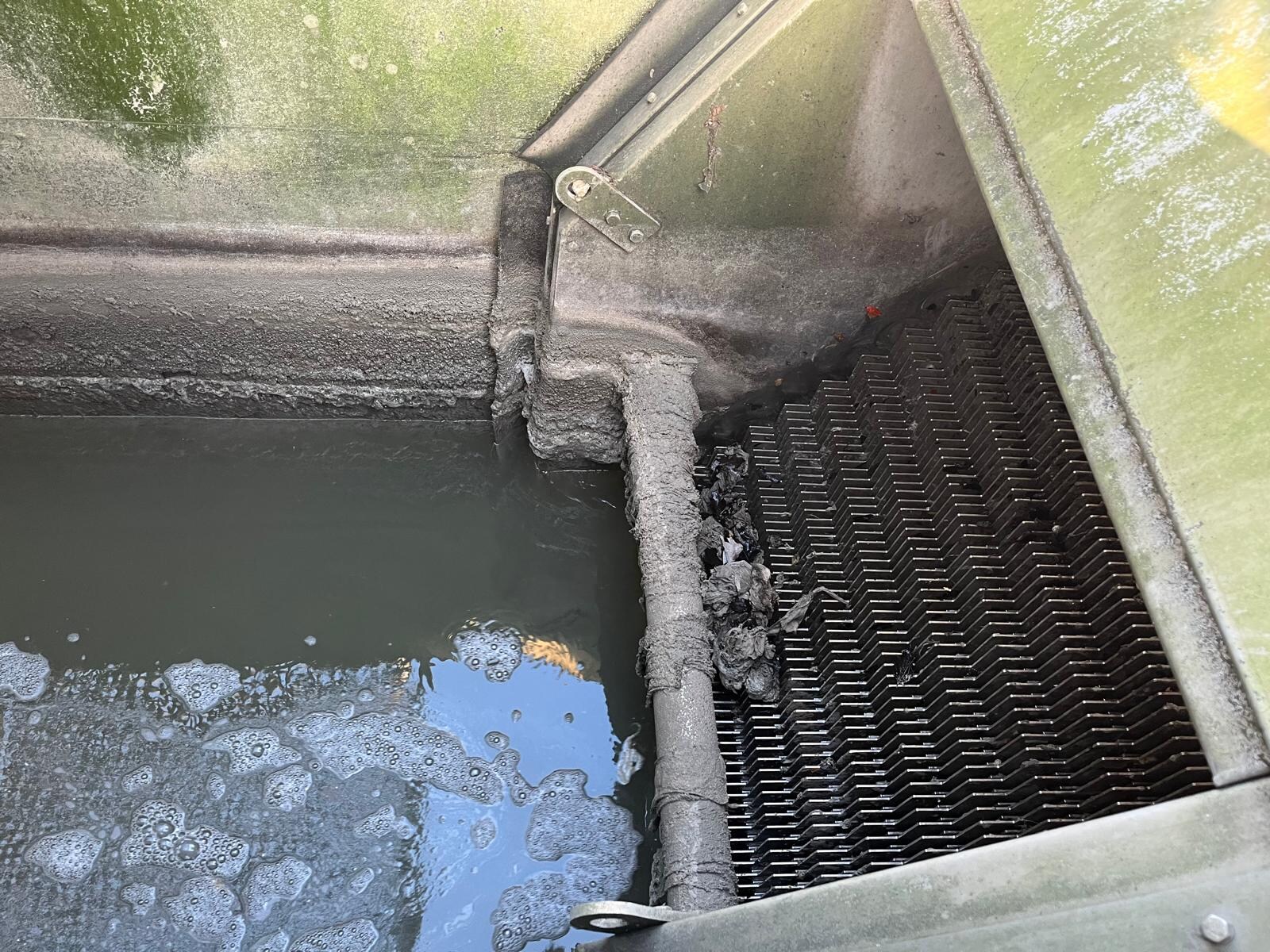 Waarom vochtige doekjes een nachtmerrie zijn voor rioolbeheerders | De ...