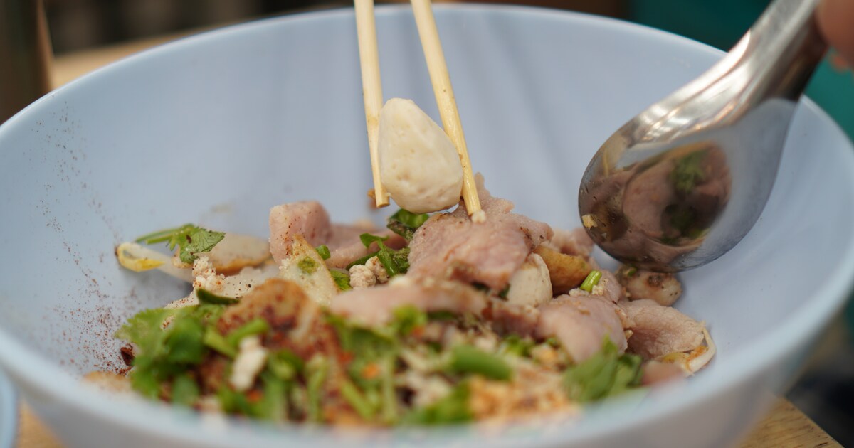 Noedelgerecht op Chinese begrafenis is zo populair dat foodies zich ...