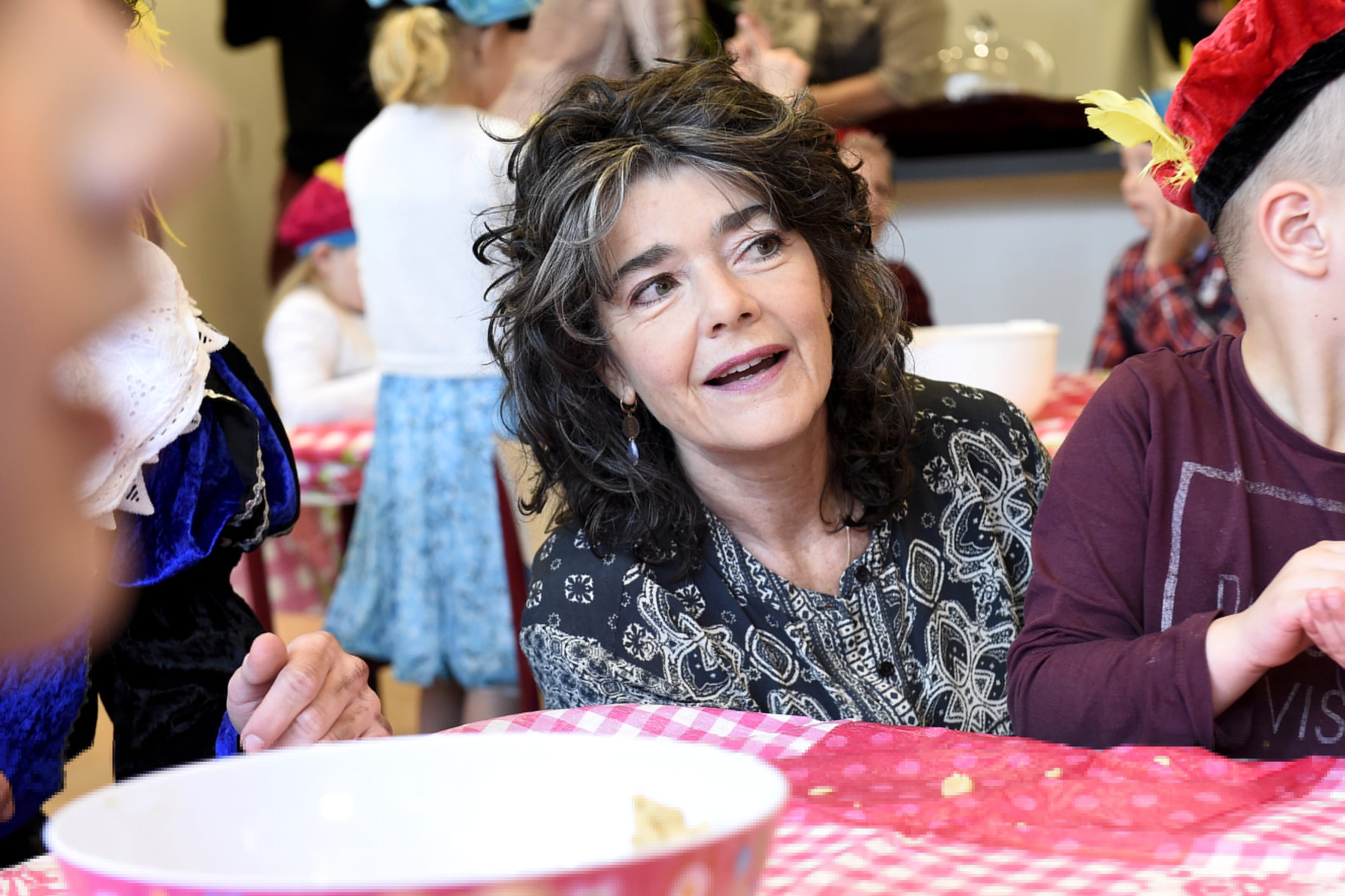 Presentatrice van het ‘Sinterklaasjournaal’ Dieuwertje Blok is overleden | De Morgen