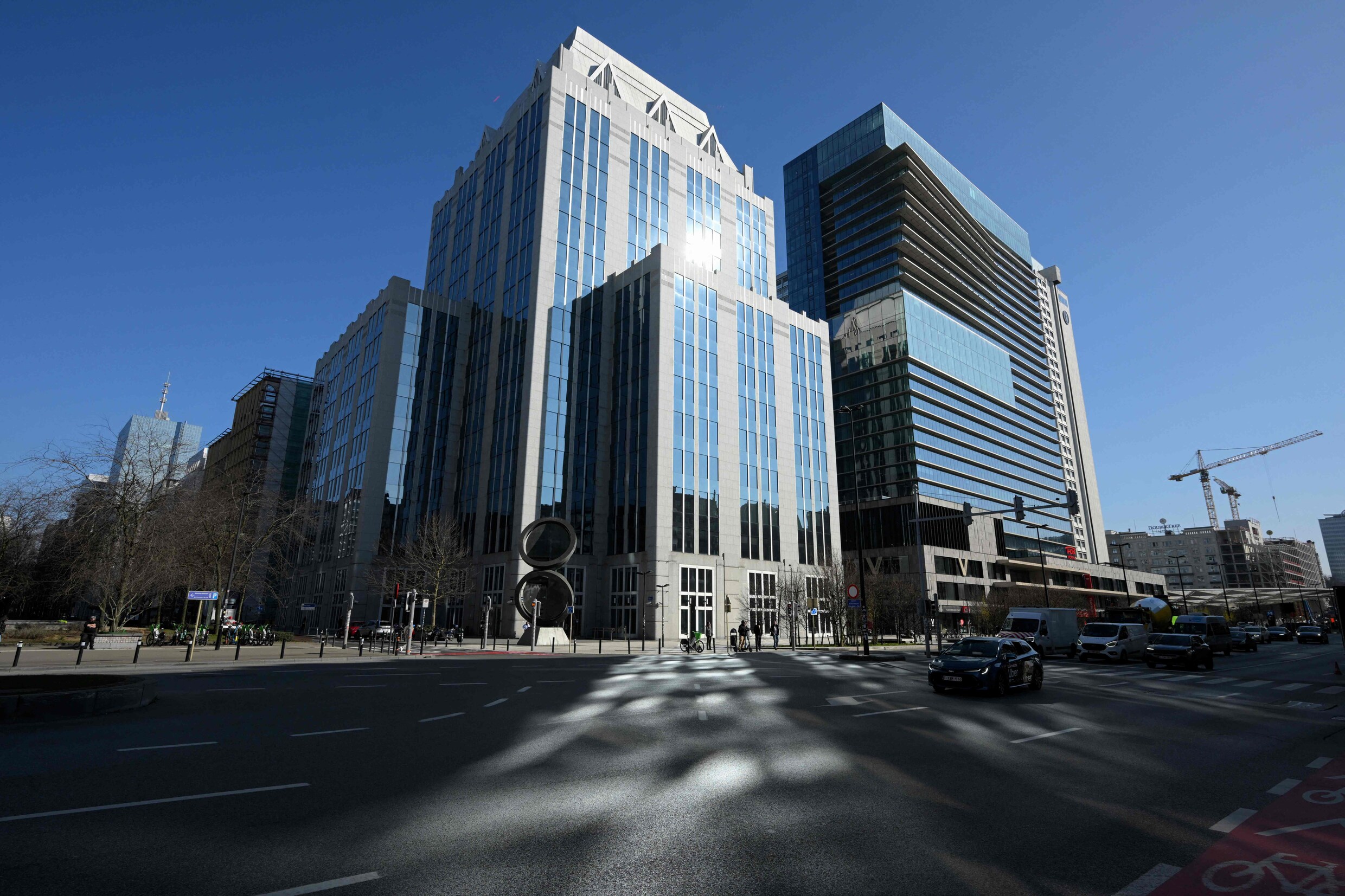 Brussels bedrijf Euroclear huurt Franse lijfwachten in wegens Russische ...