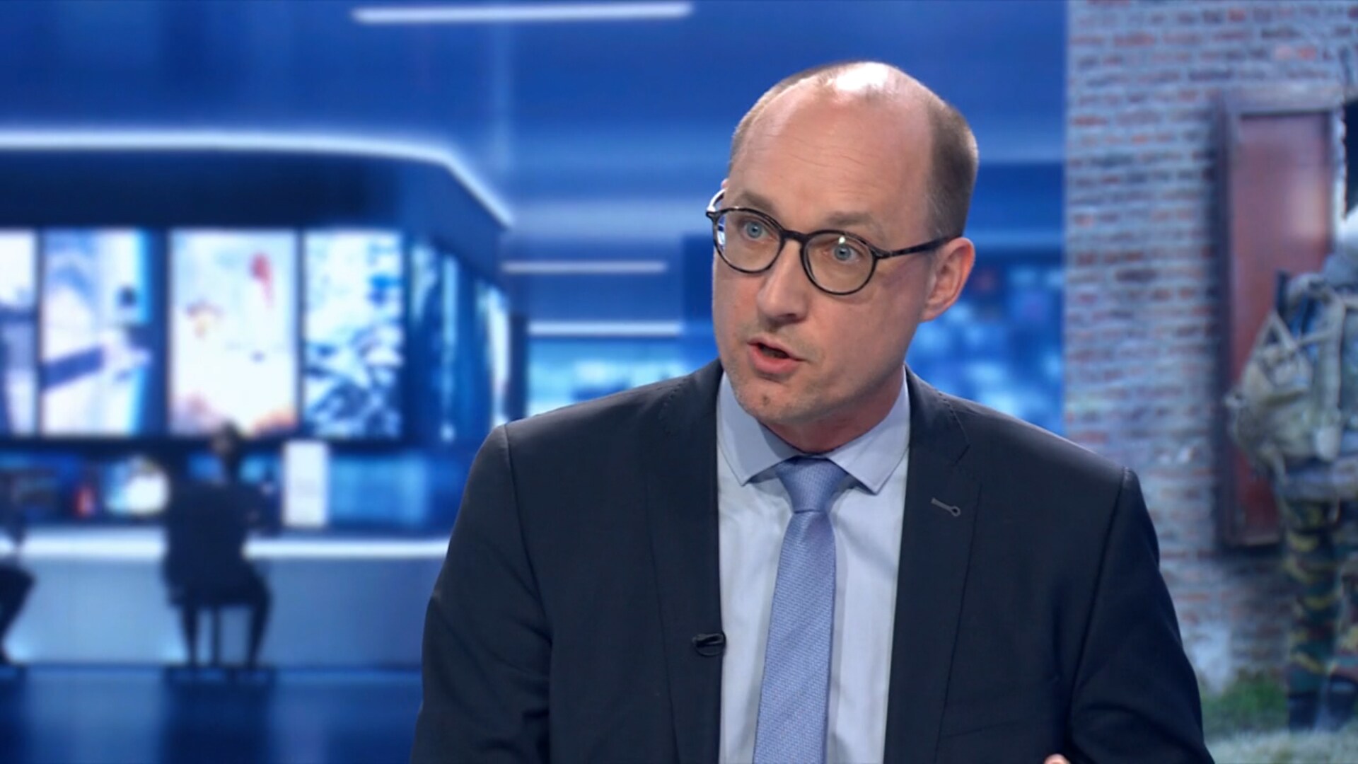 Van Peteghem wil compensatie voor hoger budget defensie: ‘Elke schuld ...
