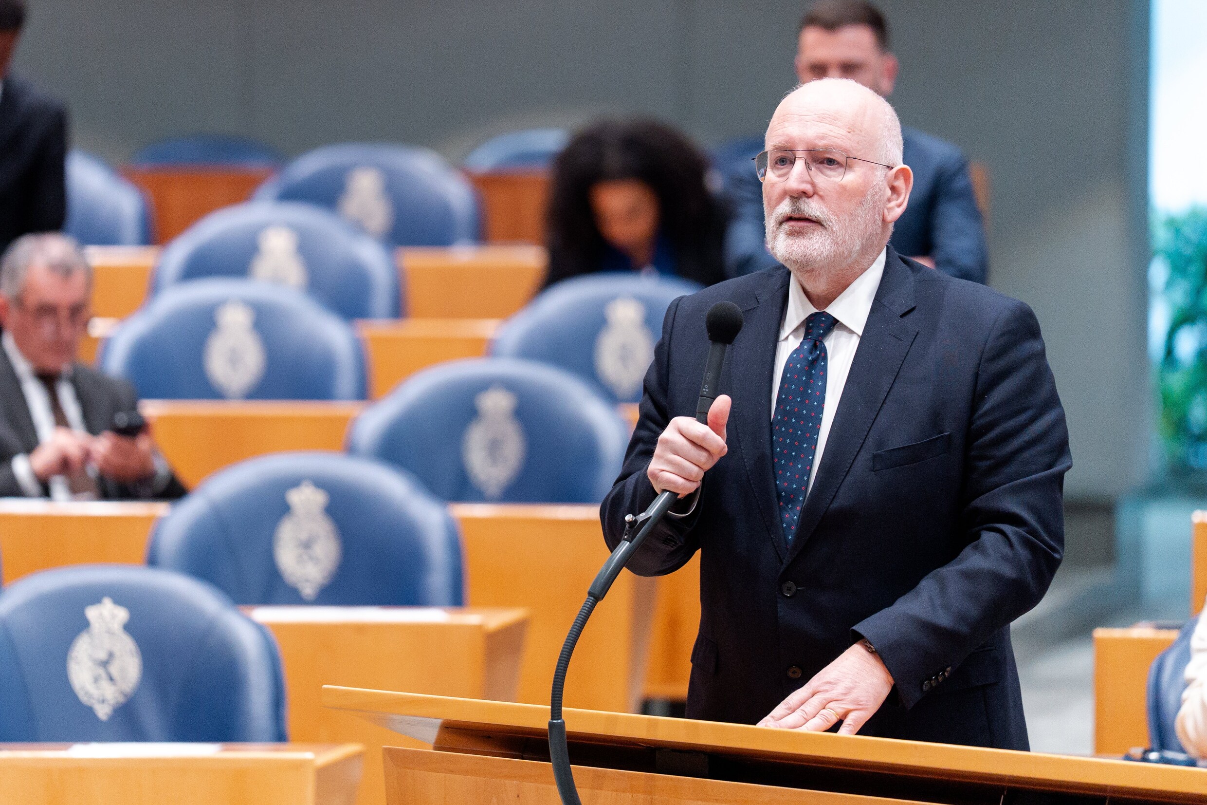 Live - Regeringscrisis Nederland. Asiel en Migratie opgeknipt in drieën ...