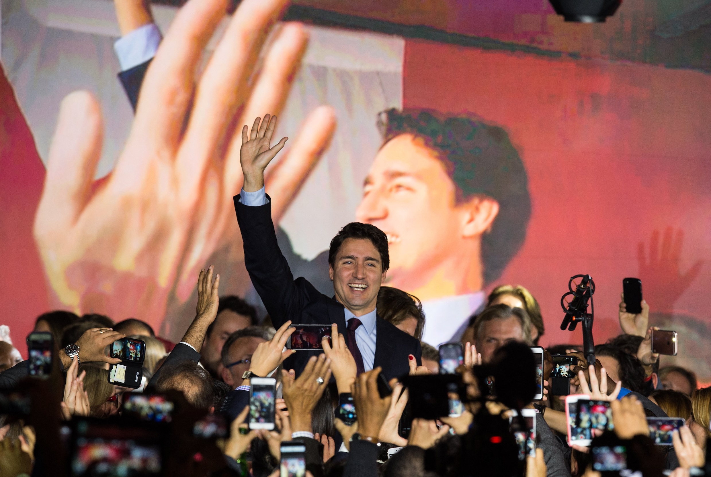 Op de valreep hervond anti-Trump Justin Trudeau zijn glans | De Morgen
