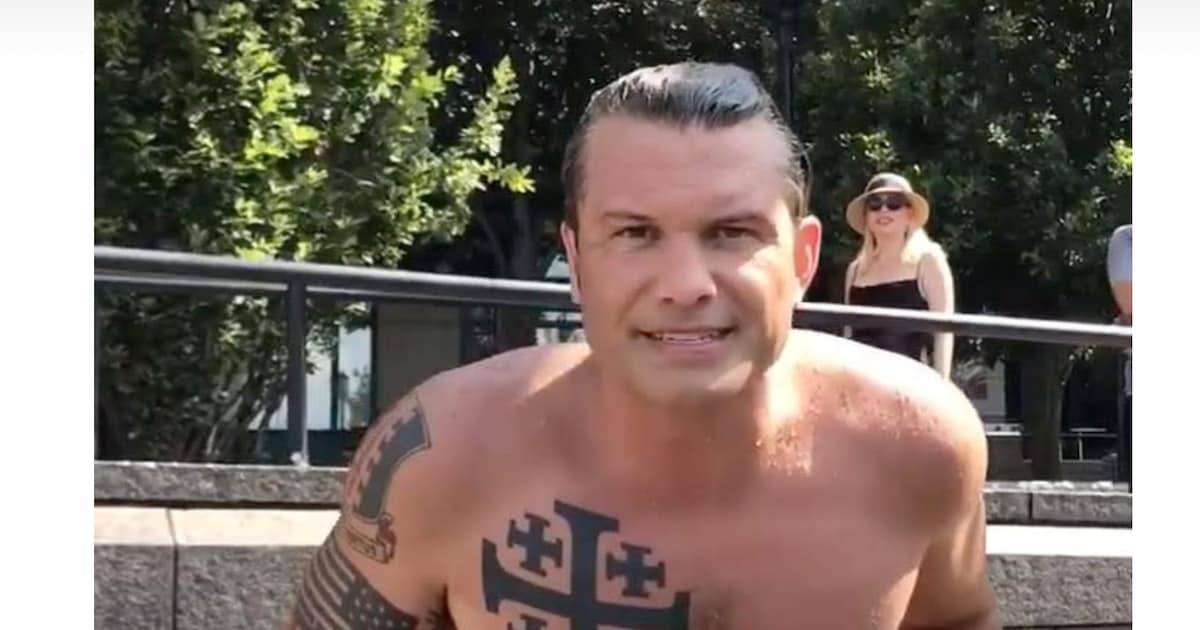 De symboliek druipt af van de tatoeages van Amerikaans defensieminister ...