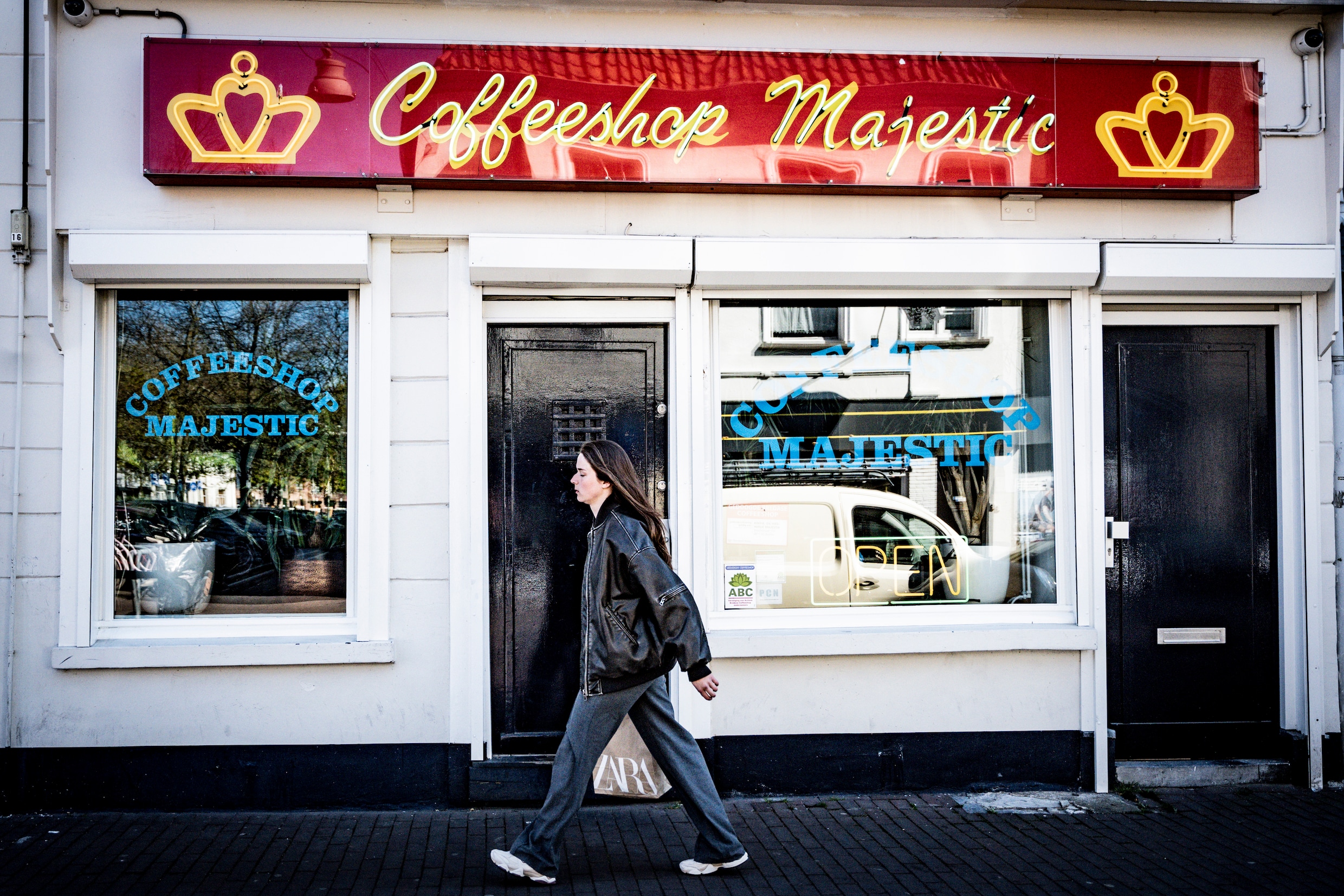 Gedoogbeleid dooft uit: historische stap in Nederlandse aanpak van ...