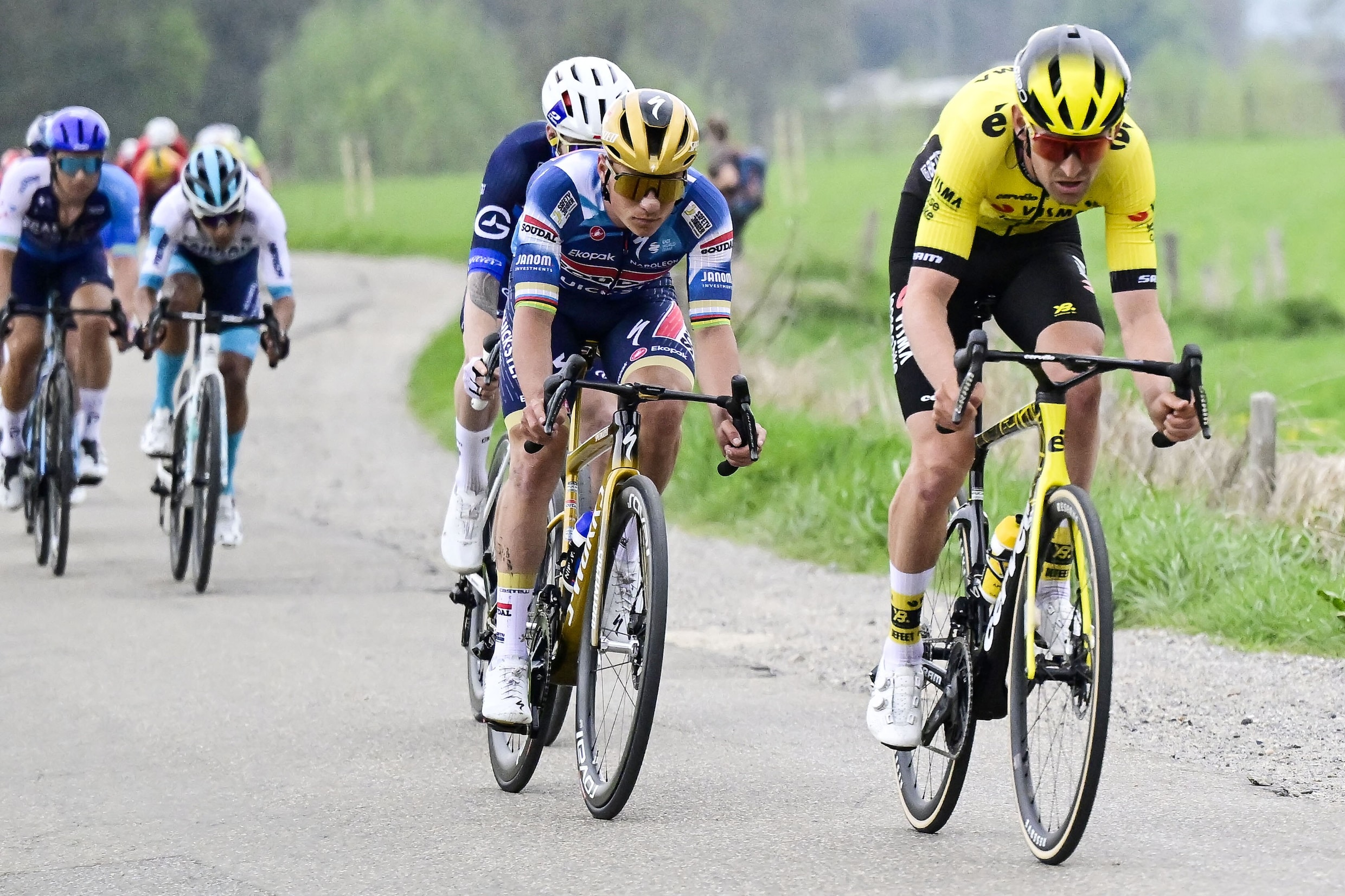 Remco Evenepoel moet het zonder luxeknecht doen: Tiesj Benoot zegt ziek af voor wegrit op WK ...