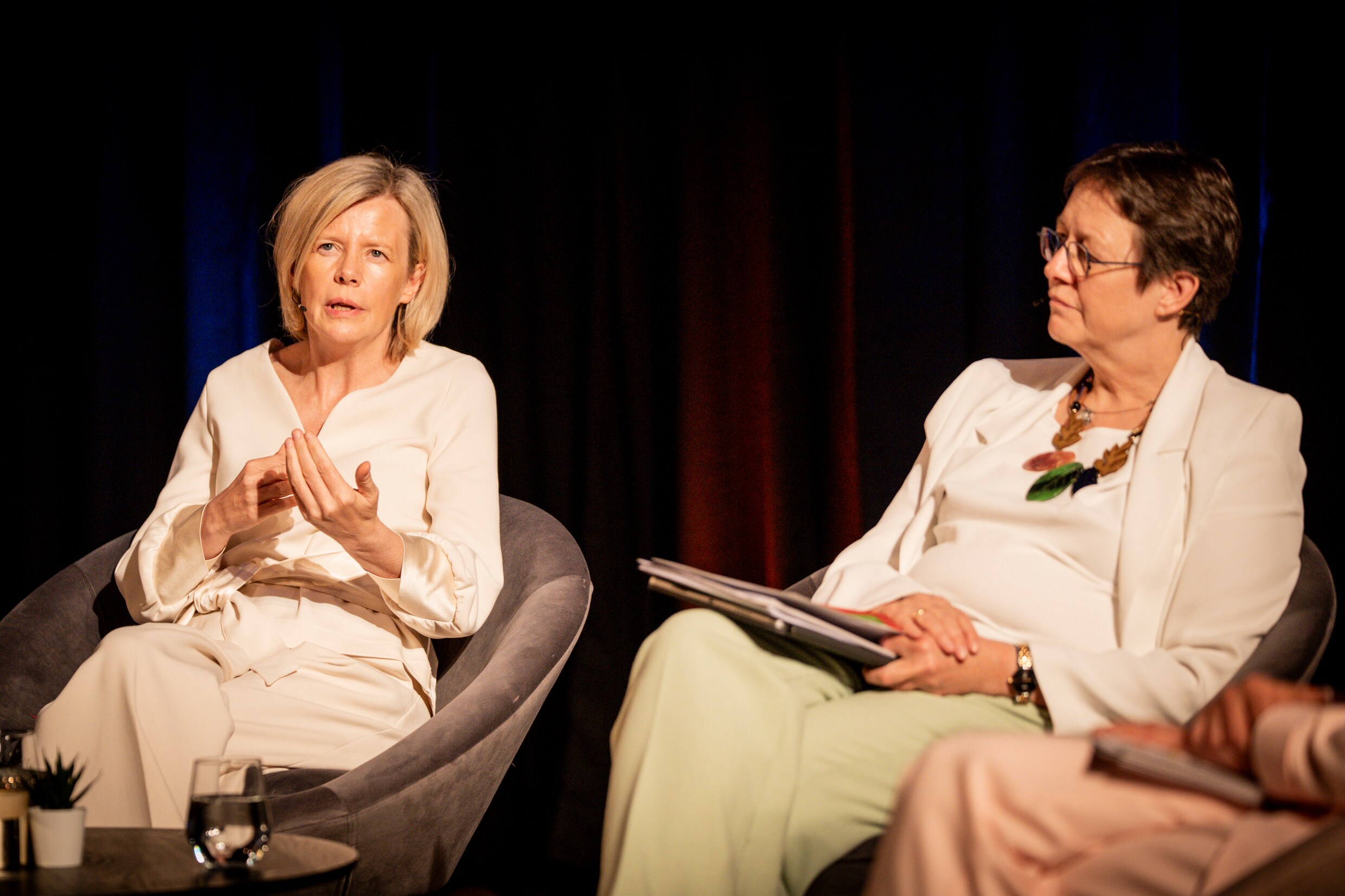 Geen herexamens in de zomer, andere manier van dopen en protest van ...