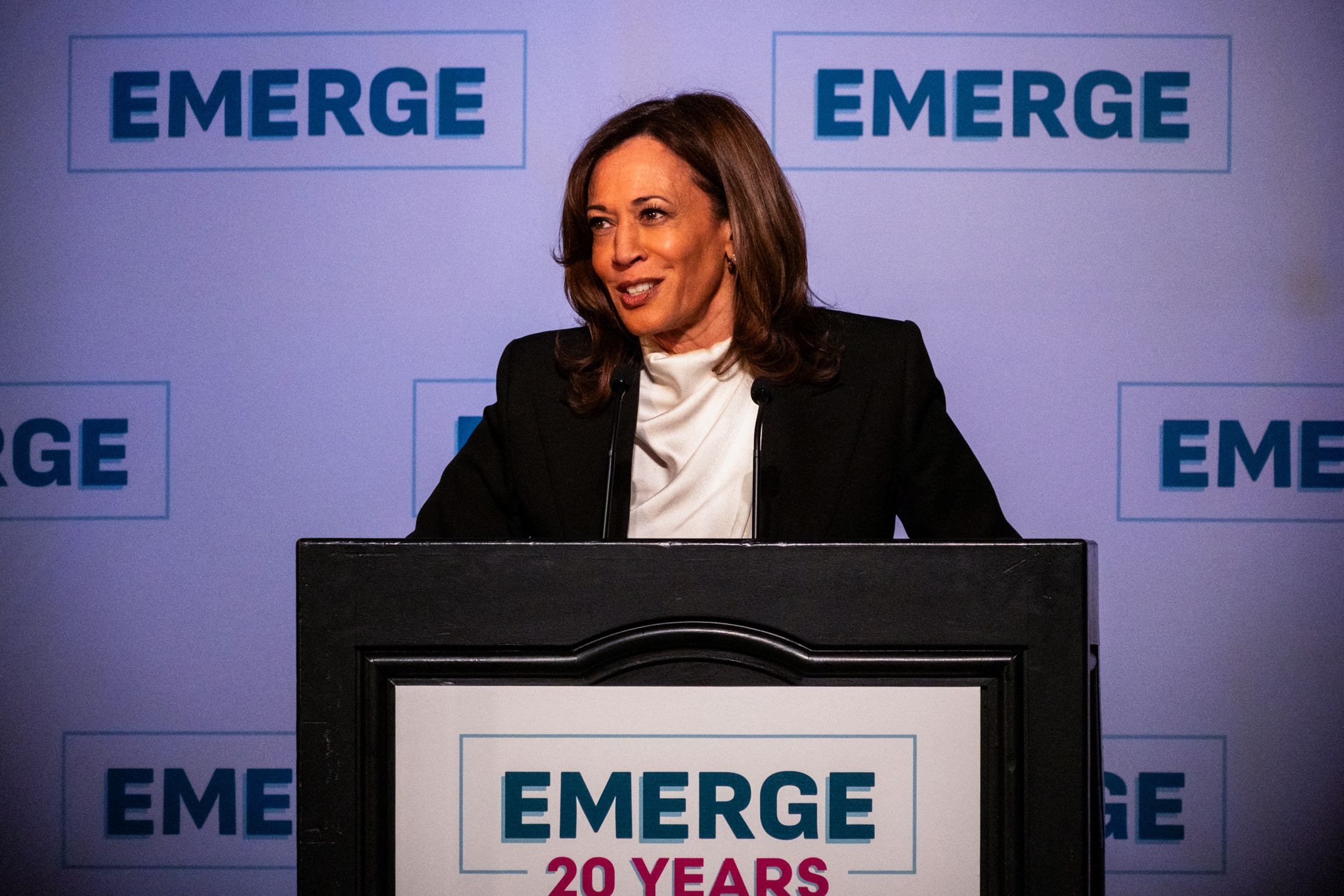 Kamala Harris in eerste toespraak na verkiezingen: ‘Trump heeft de ...