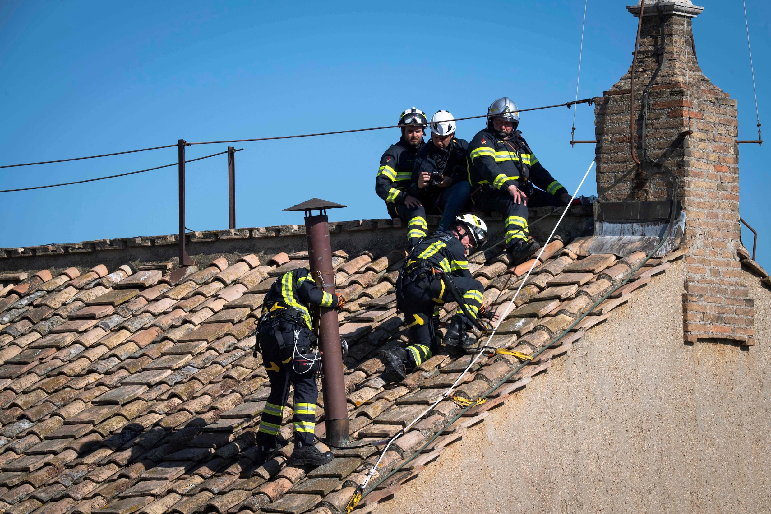 Hoe verloopt het conclaaf? En wanneer is er witte rook? | De Morgen