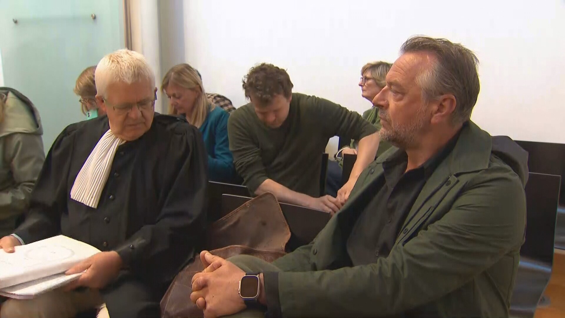 Welke straf riskeert Tom Waes voor ongeval op Antwerpse Ring? | De Morgen