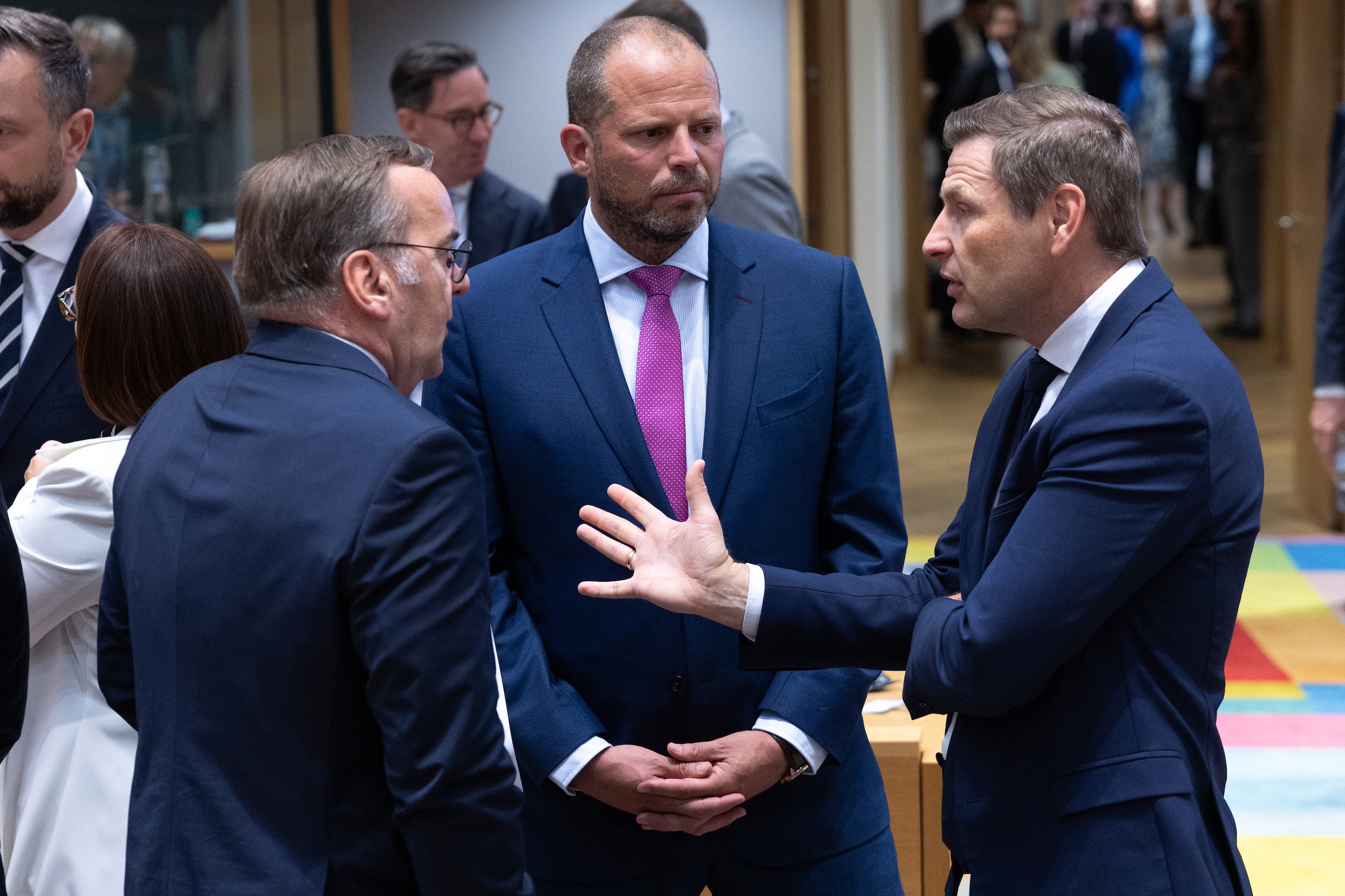 Live - Duitsland heft beperkingen op bereik voor wapens voor Oekraïne ...