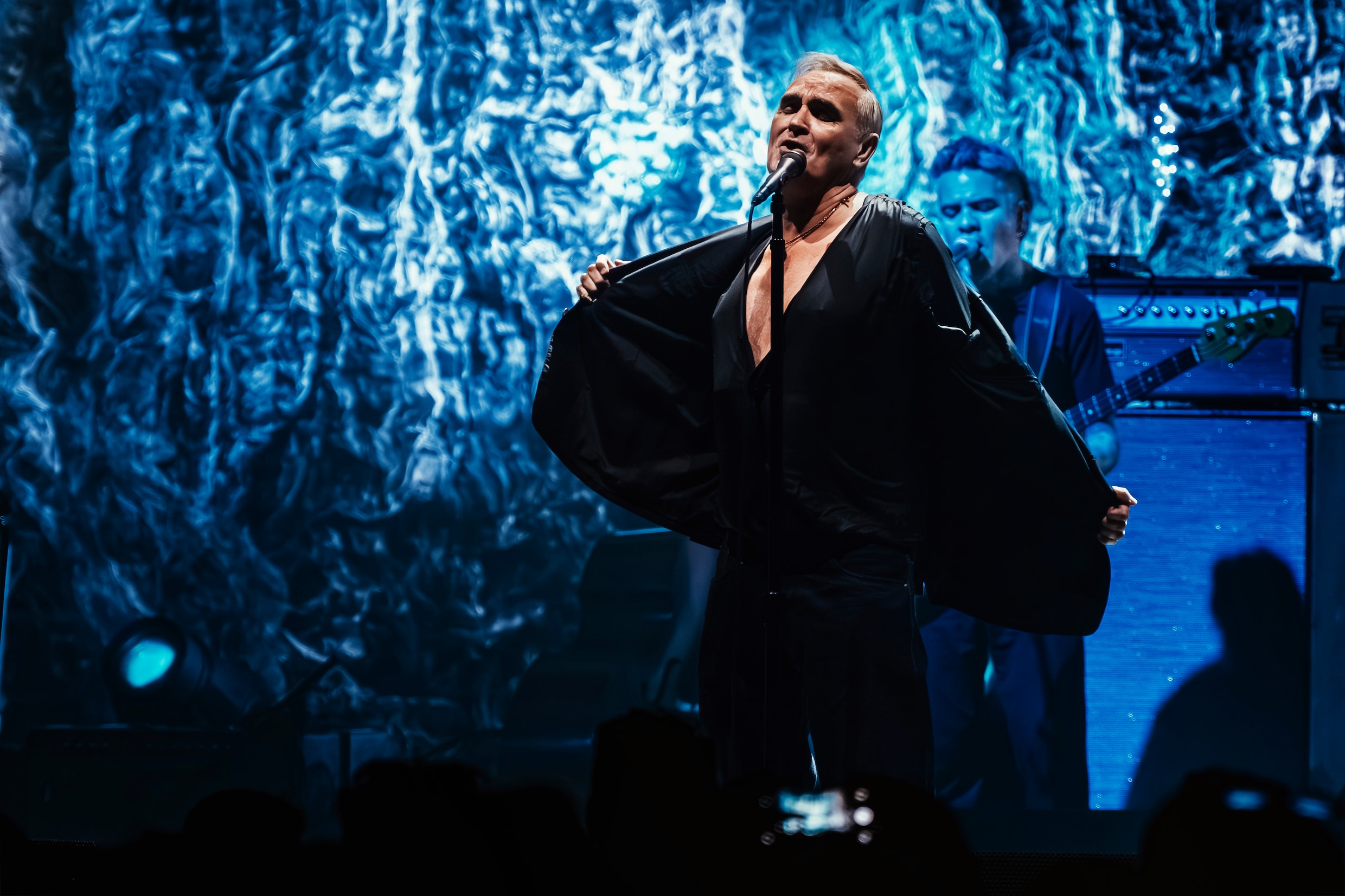 Morrissey toont zich in de Lotto Arena als waardige, grijze entertainer ...