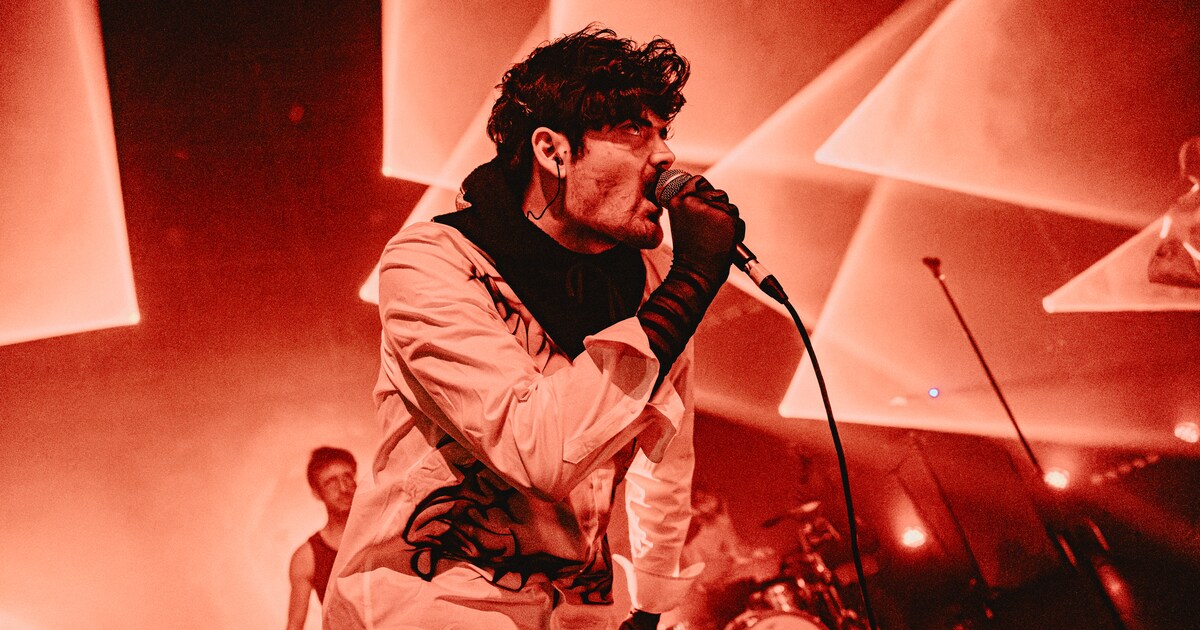 Model/Actriz in de Botanique: het publiek in Brussel kreeg een geoliede machine met een geile ...