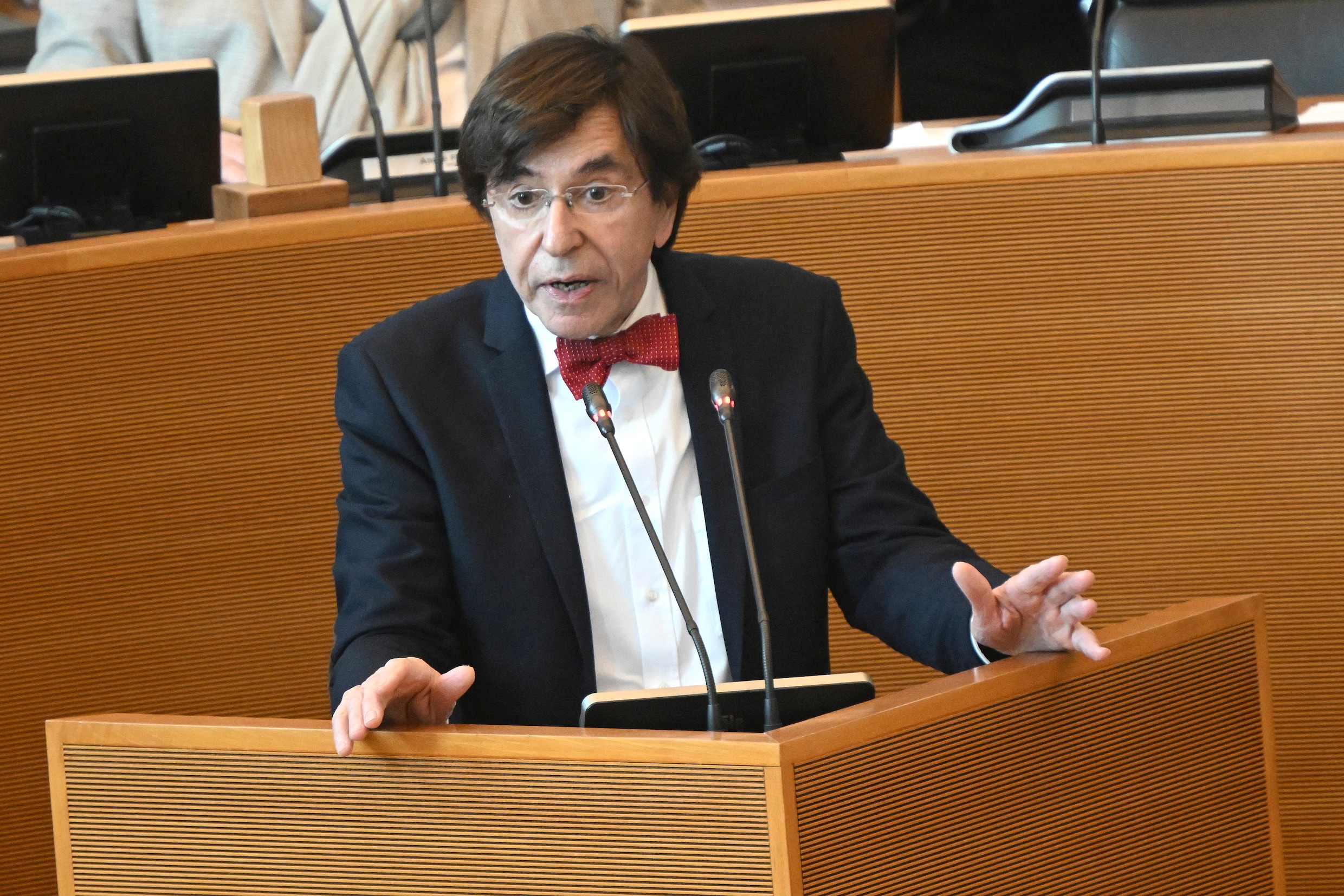 Live - Bedrijf dient klacht in tegen voormalig premier Elio Di Rupo (PS ...