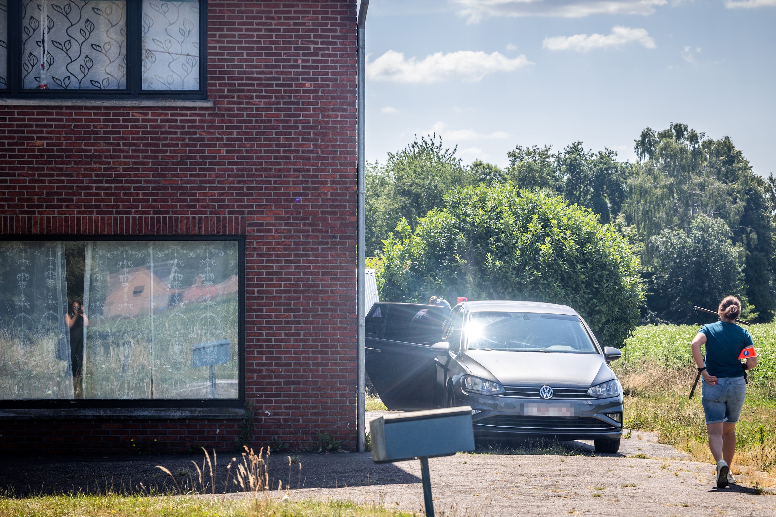 Man die zijn ex-vrouw in brand stak, was vrij door overbevolkte ...