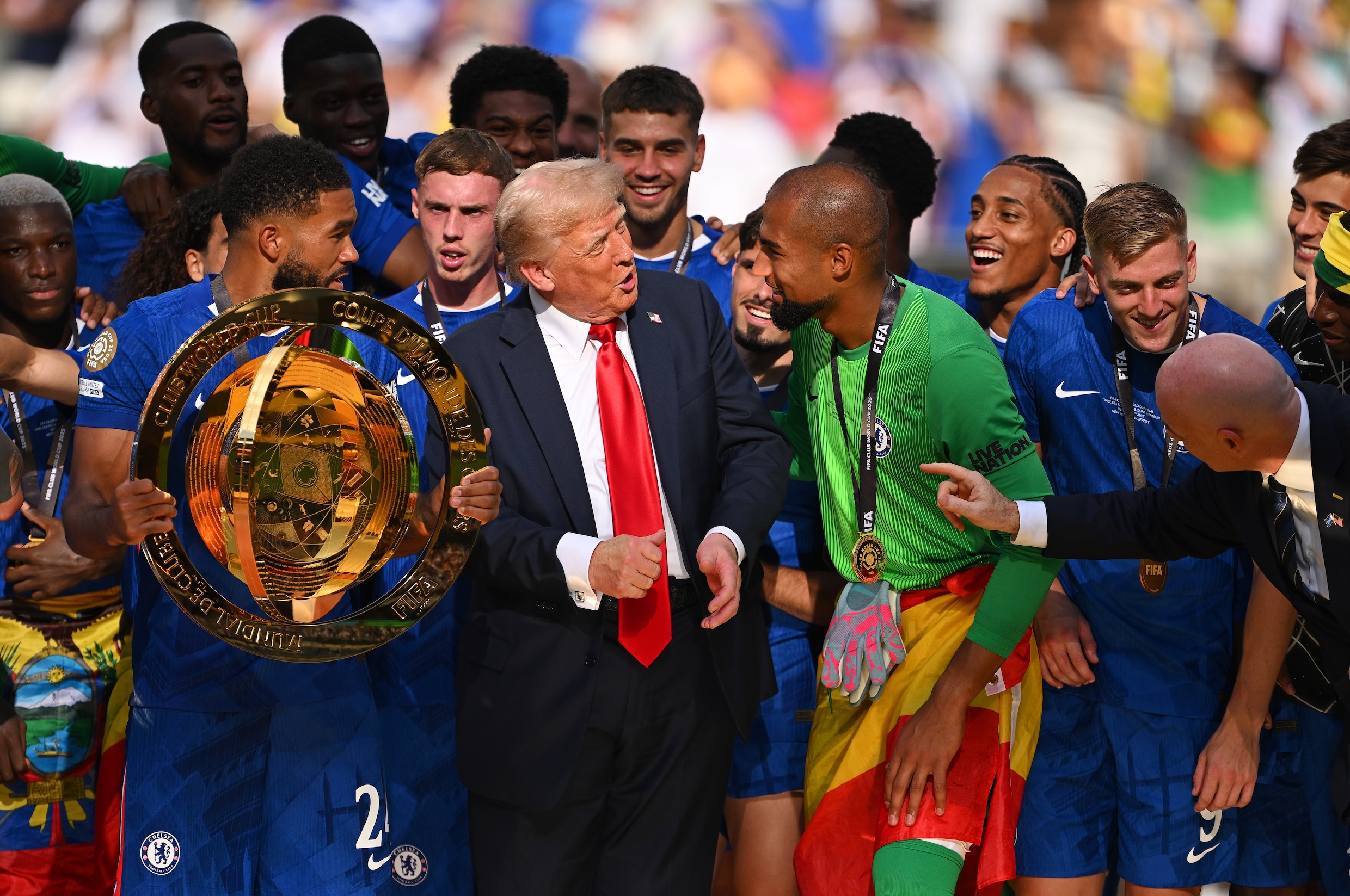 Donald Trump viert, tot ieders verbazing, samen met Chelsea-spelers op ...