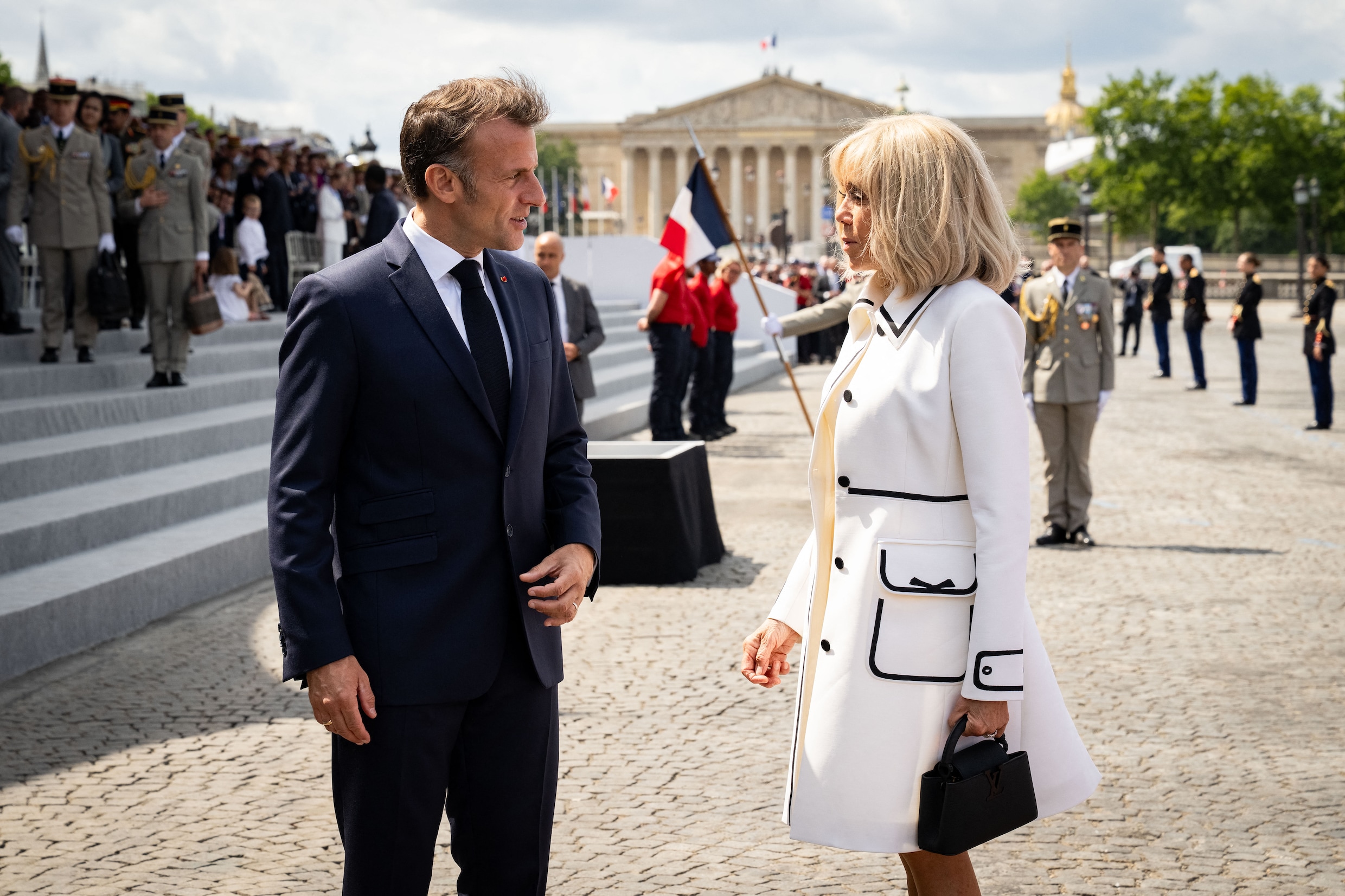 Frans presidentspaar stuurt privédetectives naar podcaster Candace ...