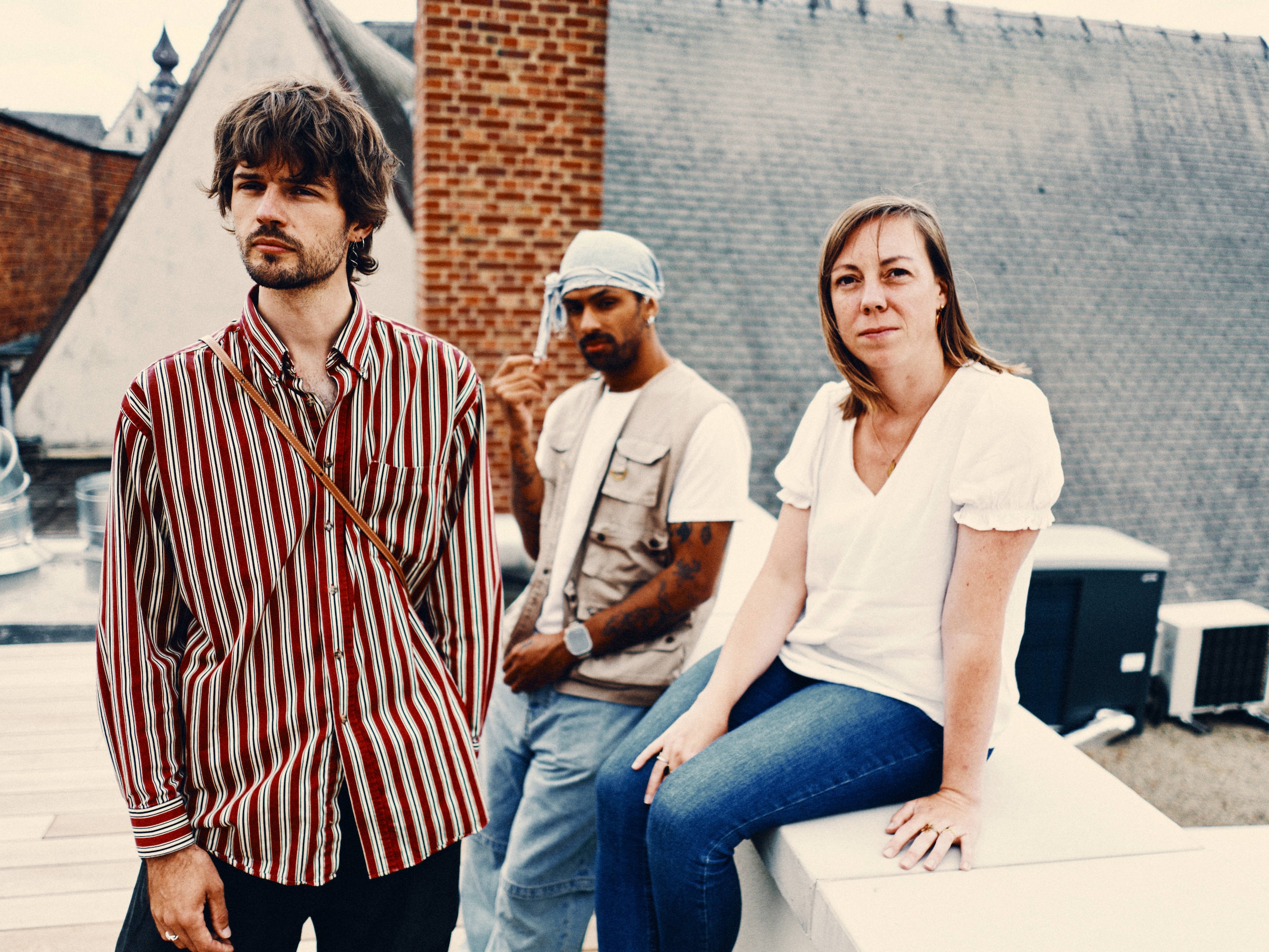 Blackwave. stunt met halve single: ‘Aandacht moet niet naar ons gaan, wel naar de genocide in ...