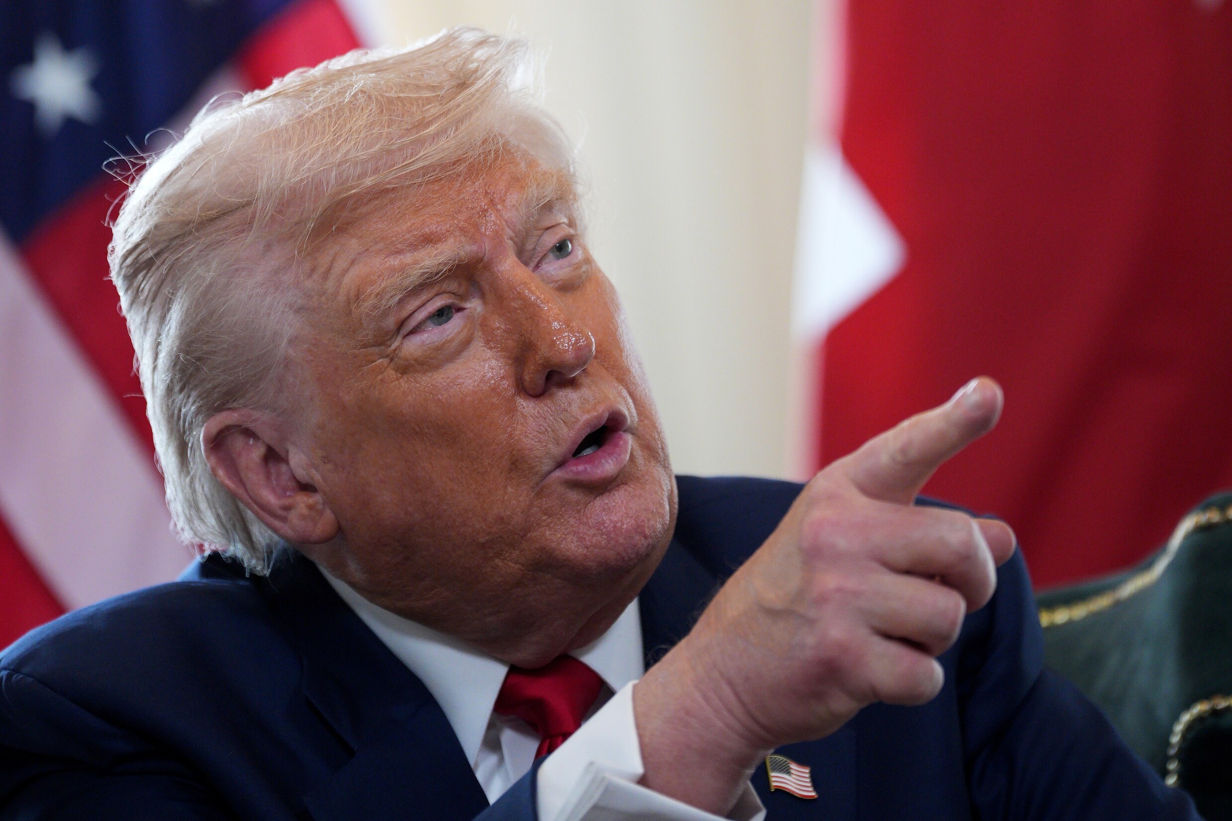 Live - Trump ontslaat topman belastingdienst, minder dan twee maanden ...