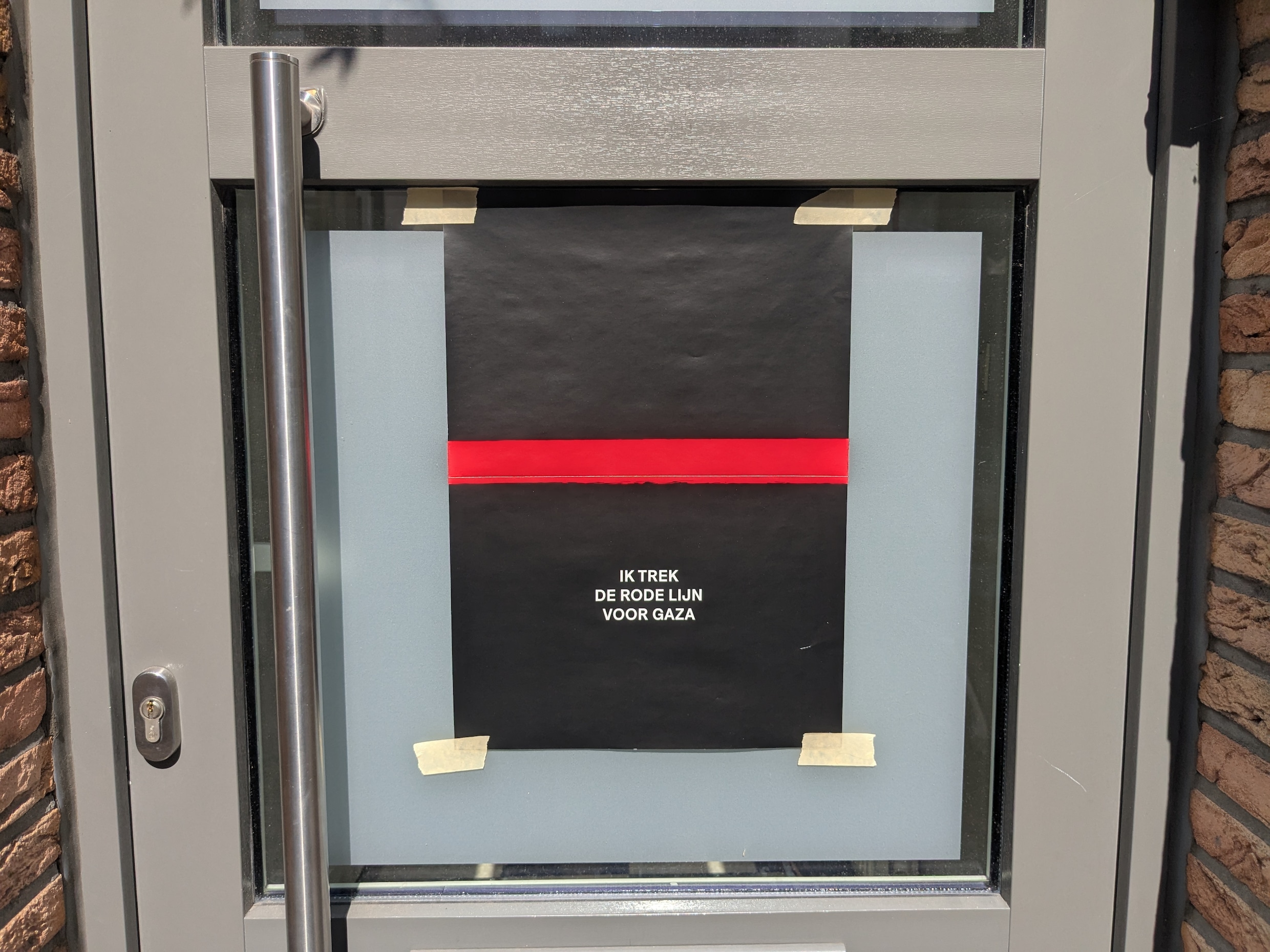 In Borgerhout vormt rode tape een ononderbroken lijn: ‘Ik wil op zijn ...