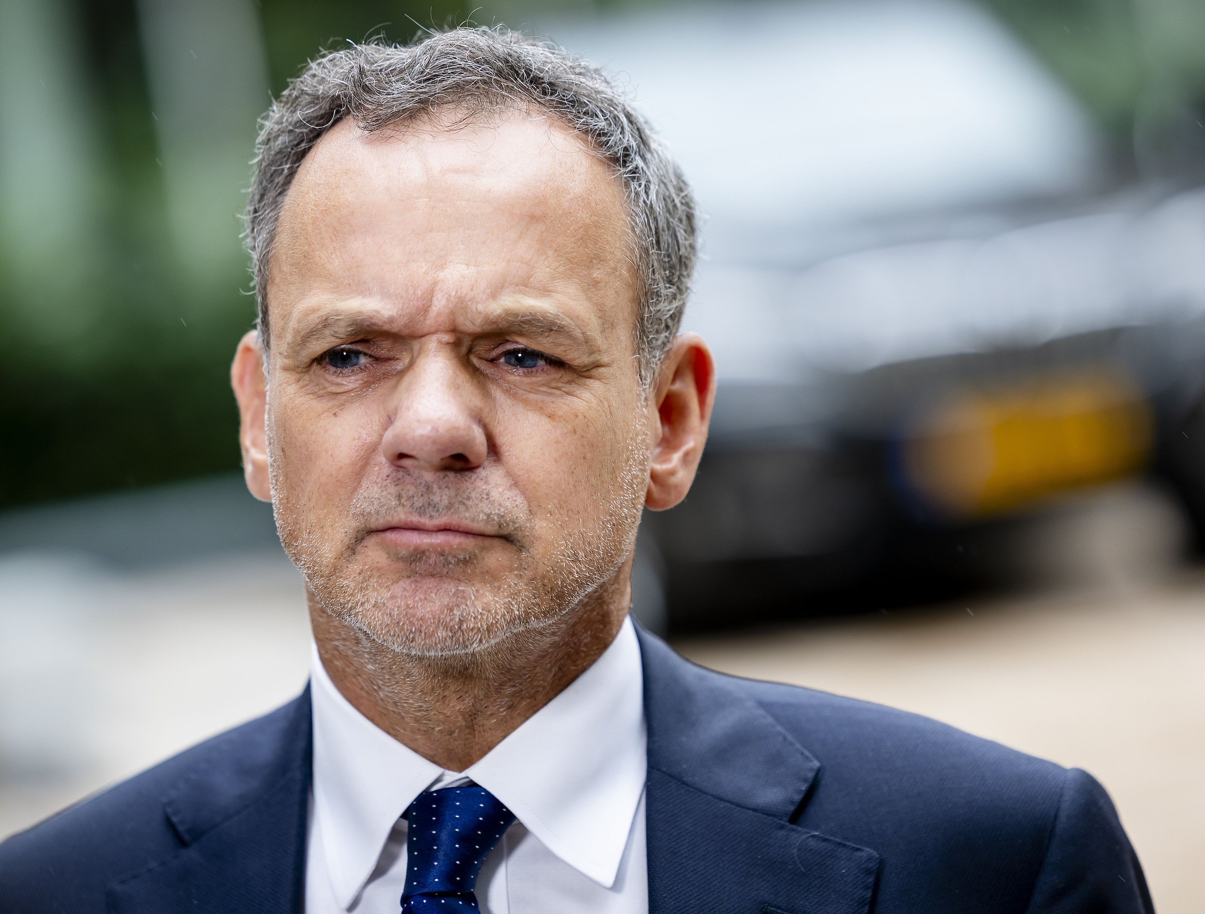 Nederlandse minister van Buitenlandse Zaken neemt ontslag vanwege ...