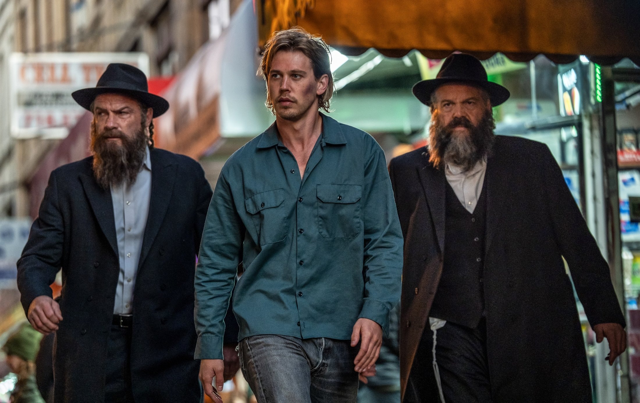 Austin Butler En Zoë Kravitz Over ‘caught Stealing De Nieuwe Darren