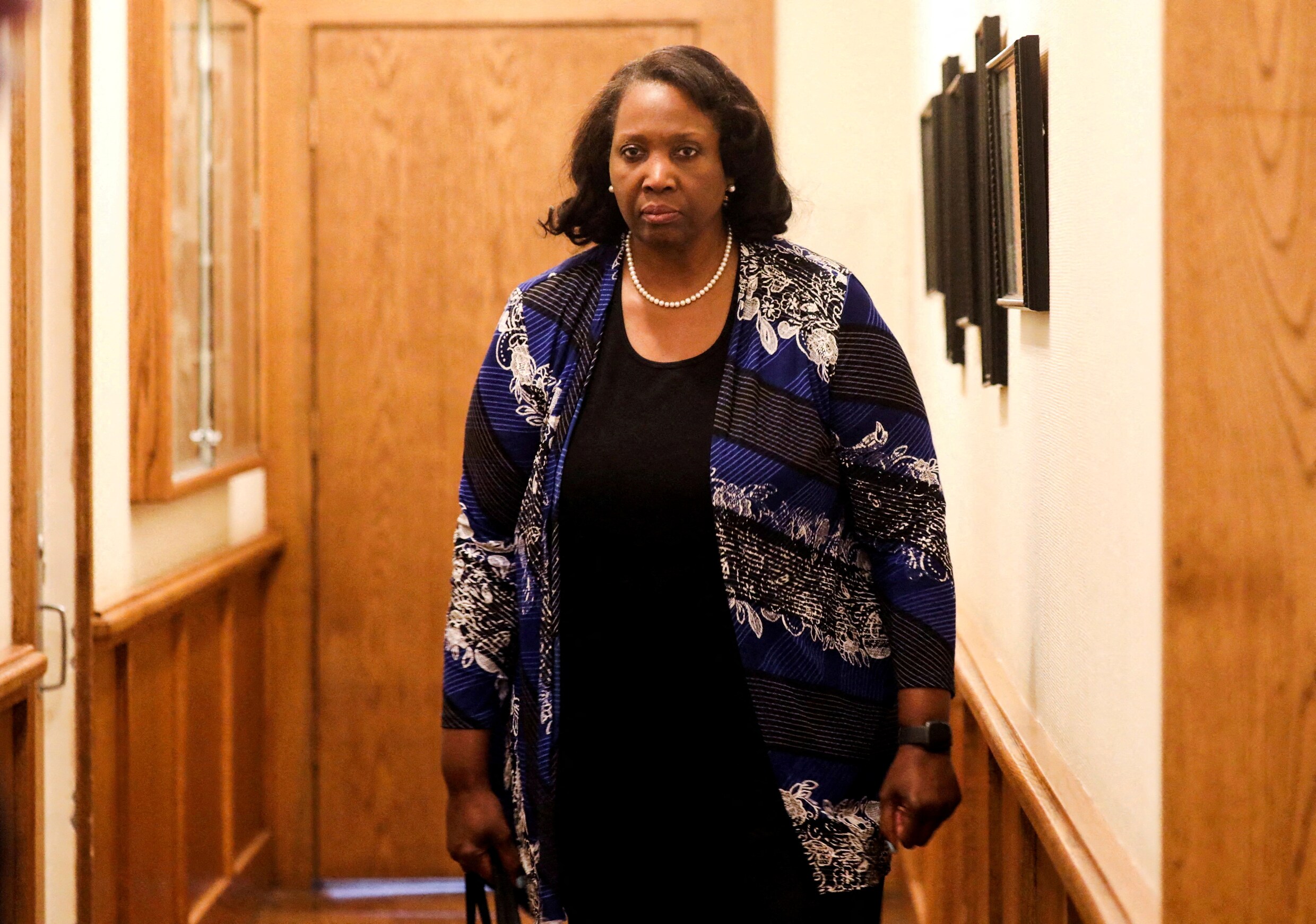 ‘Ontslag Fed-bestuurder Cook toont hoe­ver Trump wil gaan om de macht ...