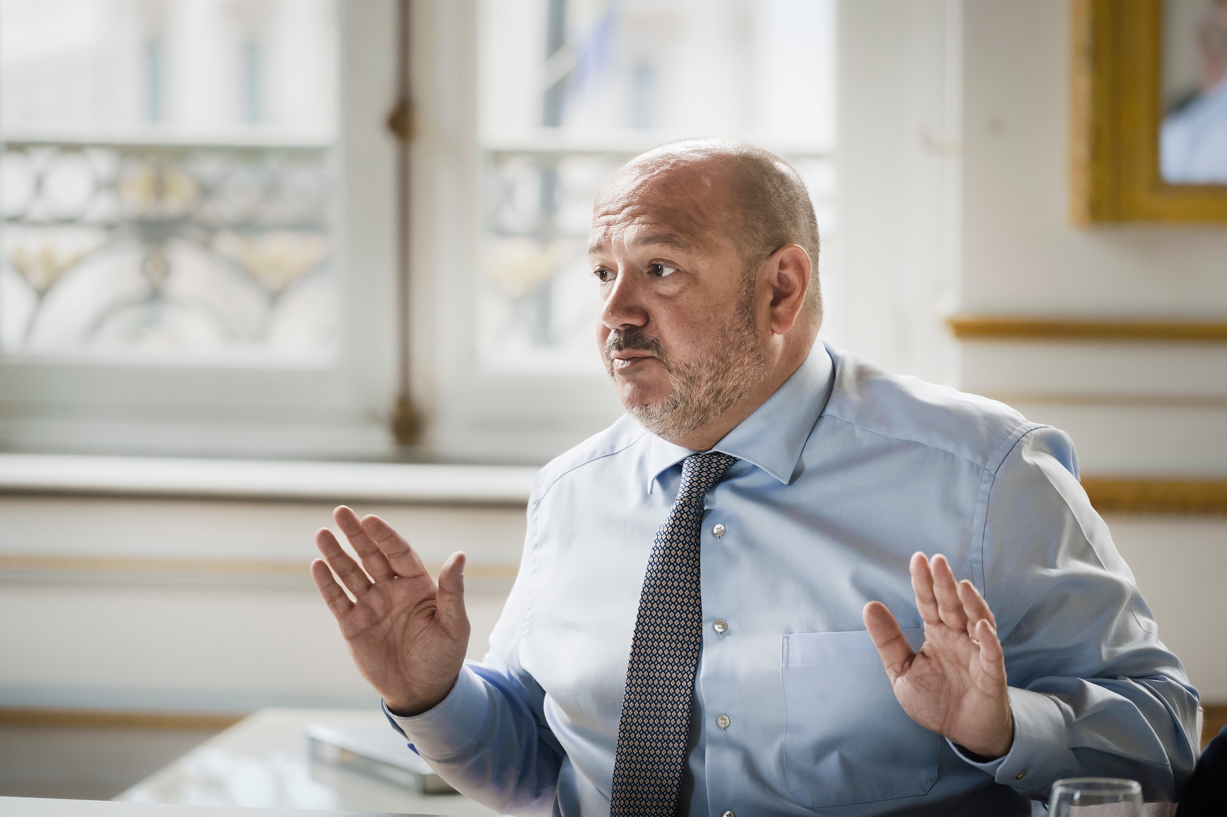 Minister Bernard Quintin over leger in Brussel: ‘Van ons blauw zijn drugsbendes niet bang meer ...