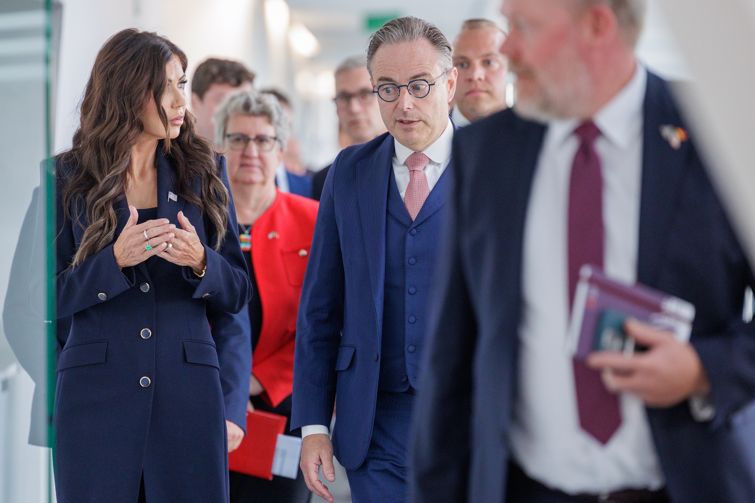 Premier De Wever na Russische drones boven Polen: ‘Poetin kreupel slaan ...