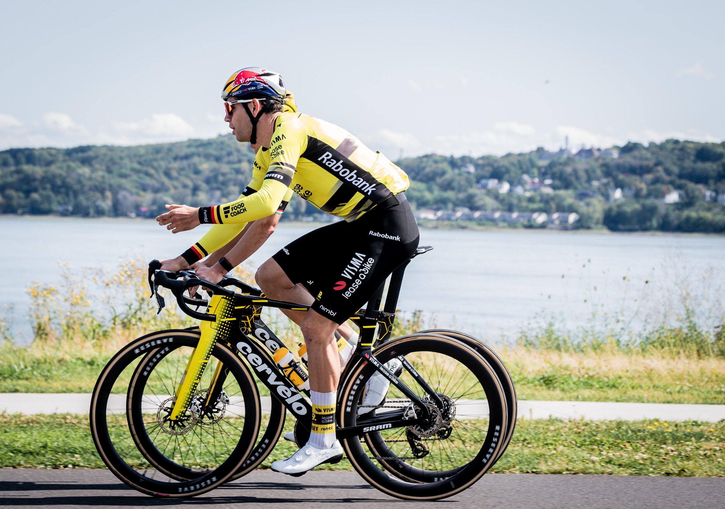 Na zijn ritzege in Parijs deinst Van Aert ook in Canada niet terug voor ...