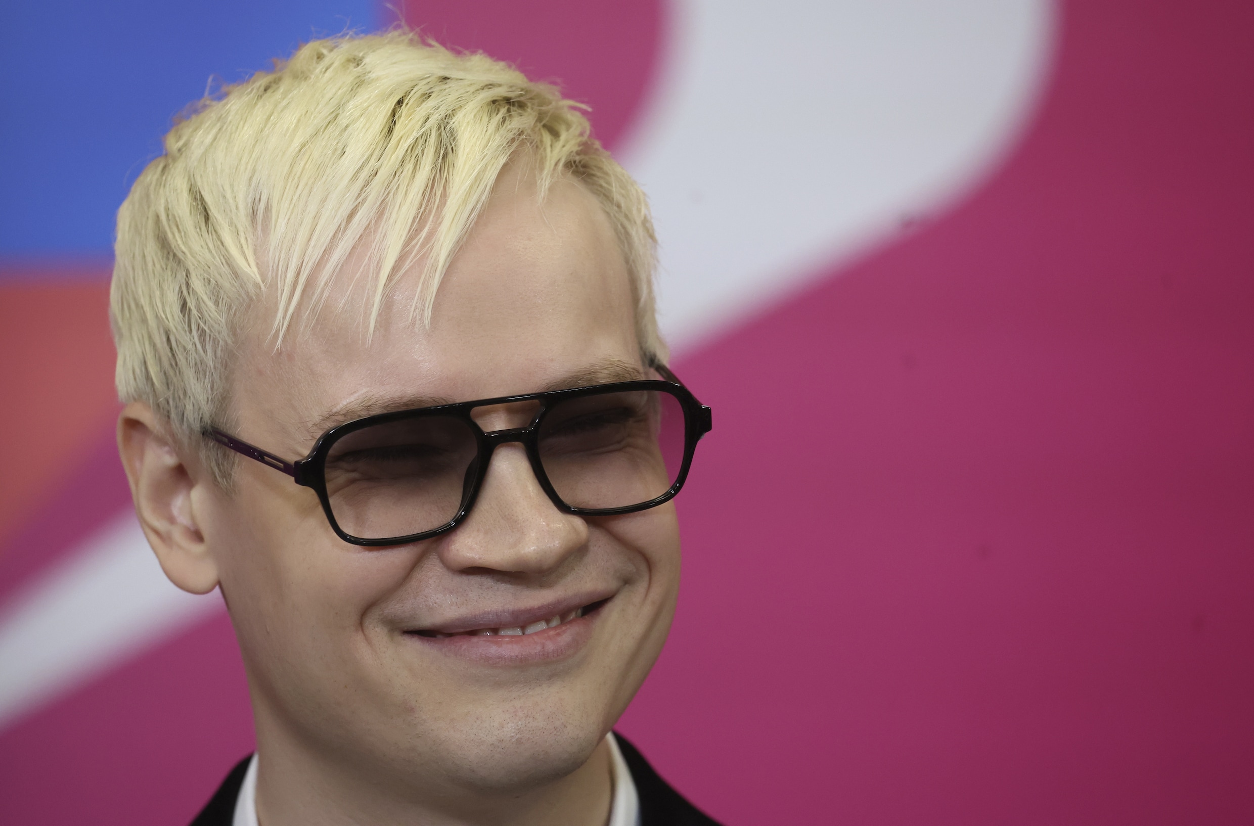 De bizarre reboot van Intervision, Poetins antwoord op het ...