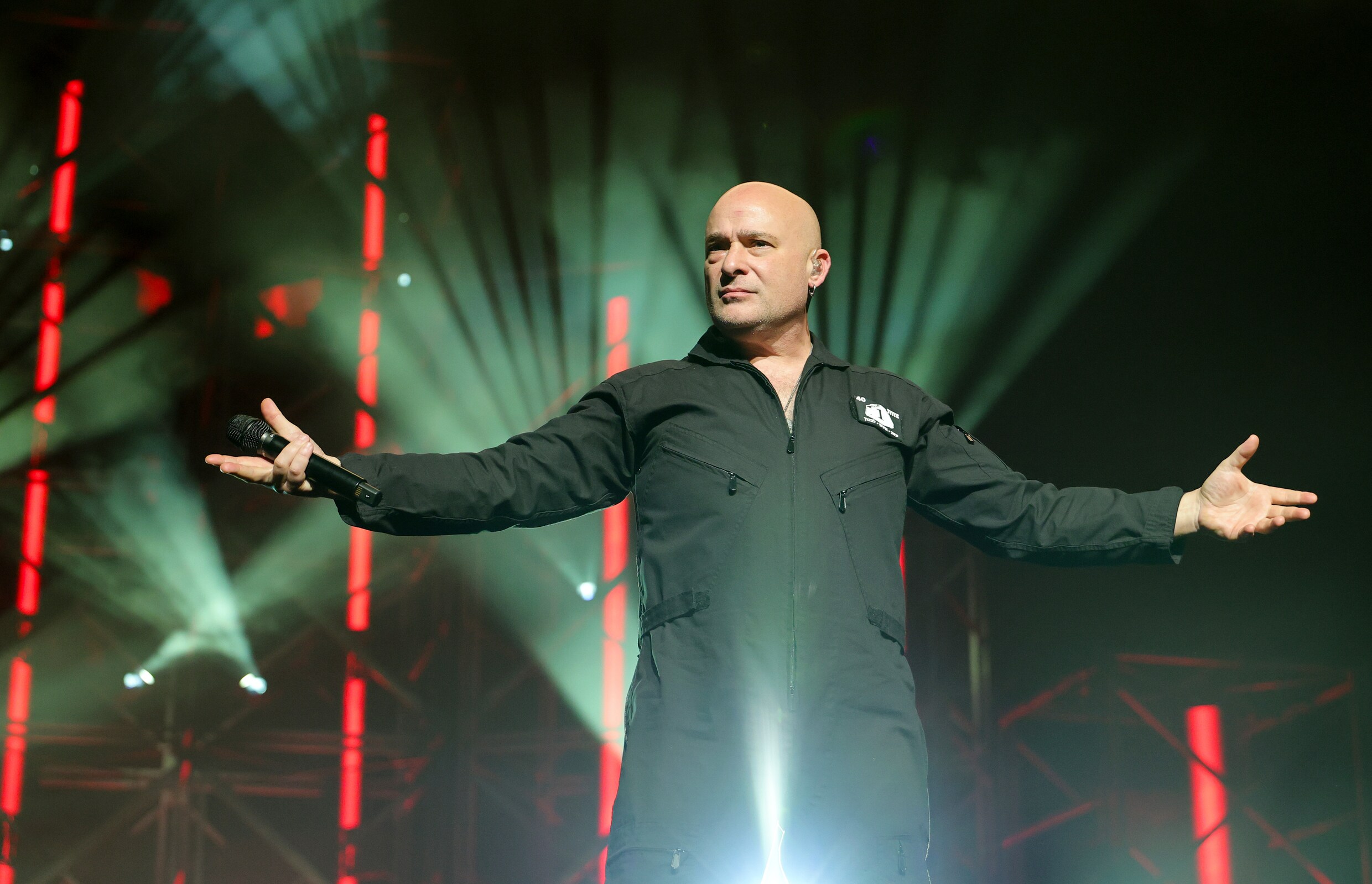 Burgemeester van Vorst verbiedt concert van metalband Disturbed ‘uit ...