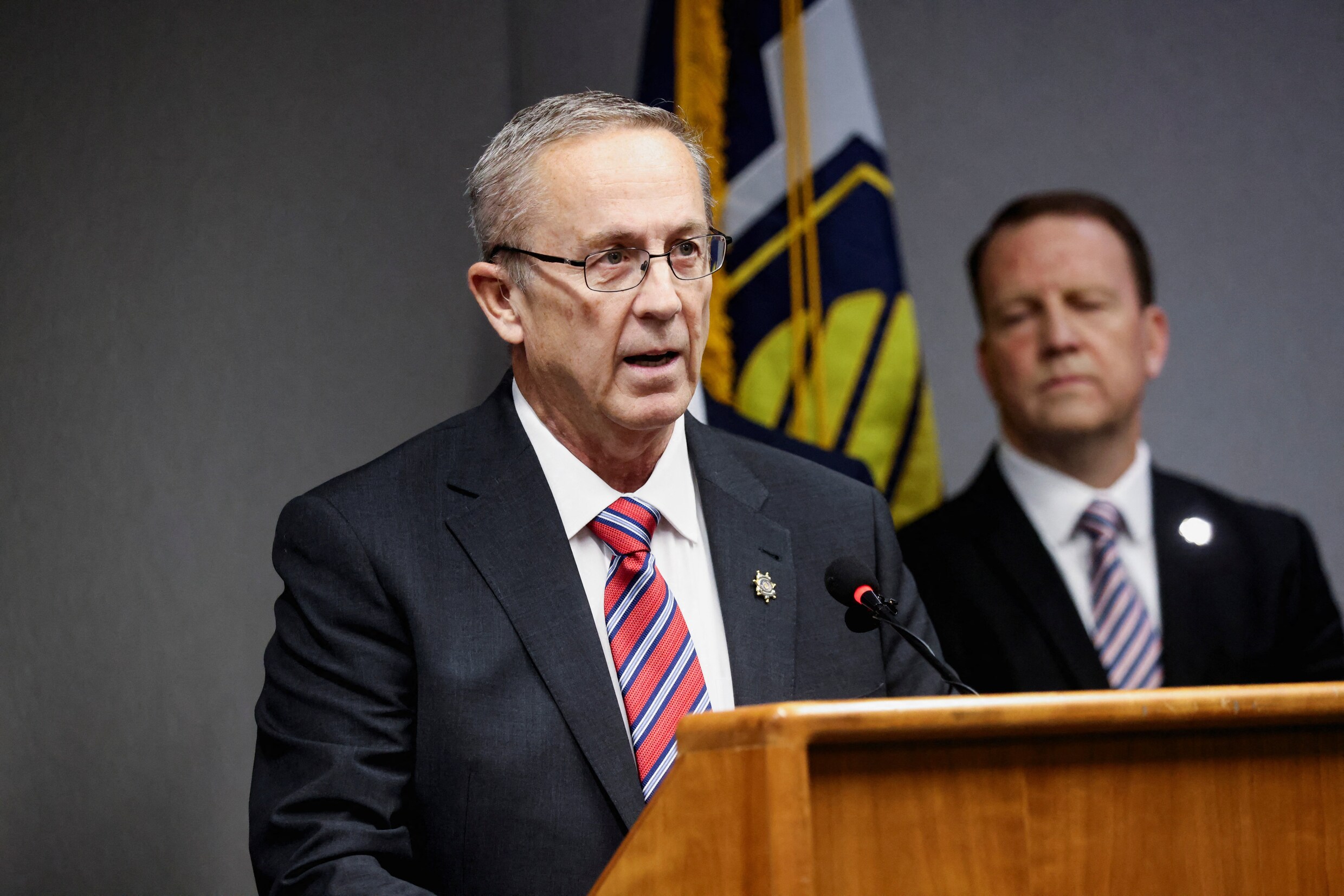 ‘Je maakt een grapje, toch?’: sms’en tussen Tyler Robinson en partner ...