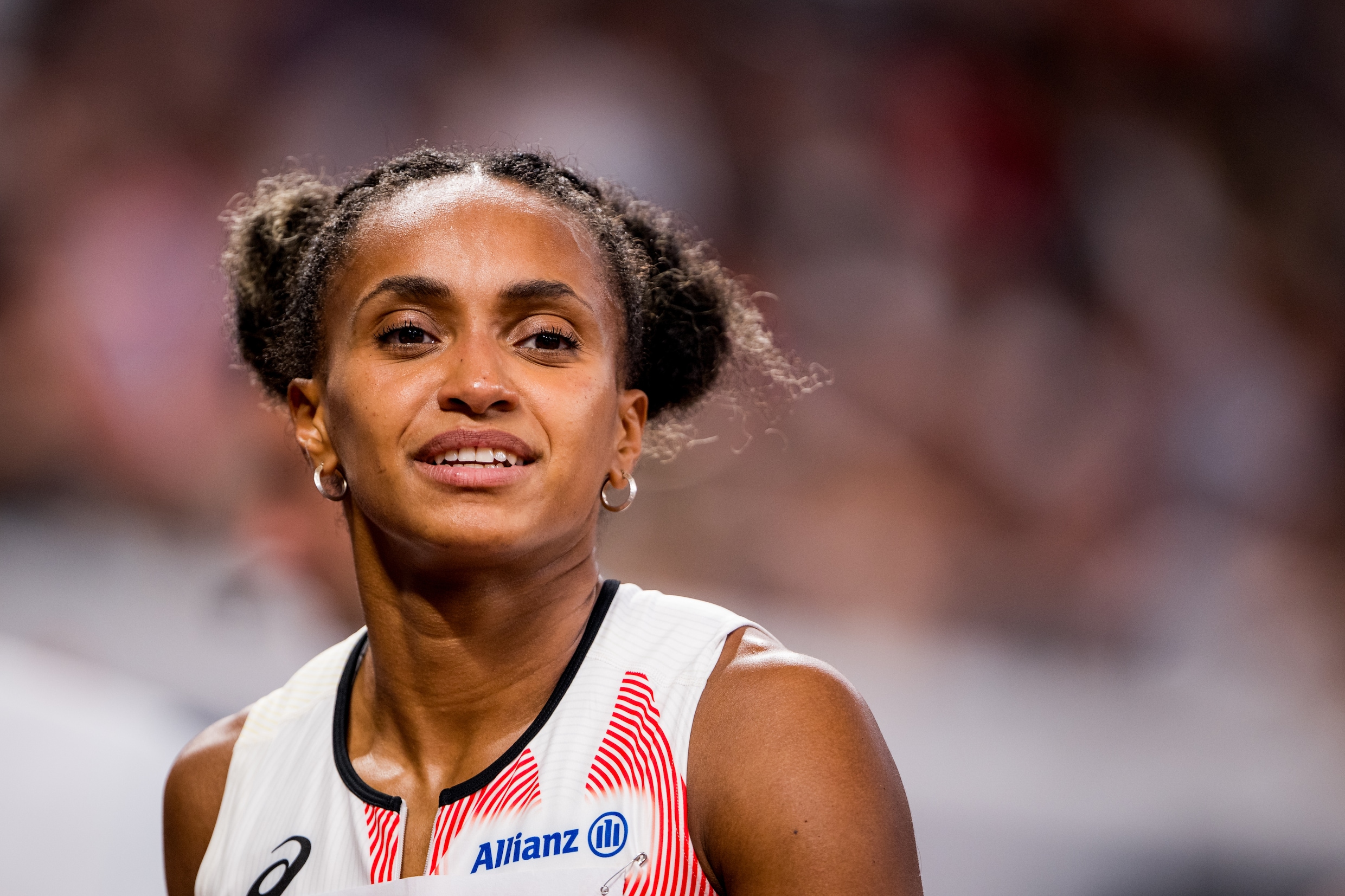 Globetrotter Van den Broeck sprin(g)t in Belgisch record naar WK-finale ...